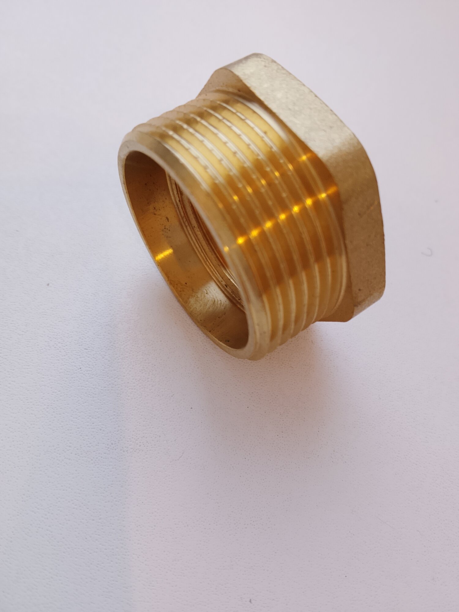 Футорка латунь "1"1/4 наружн, на "1" внутр