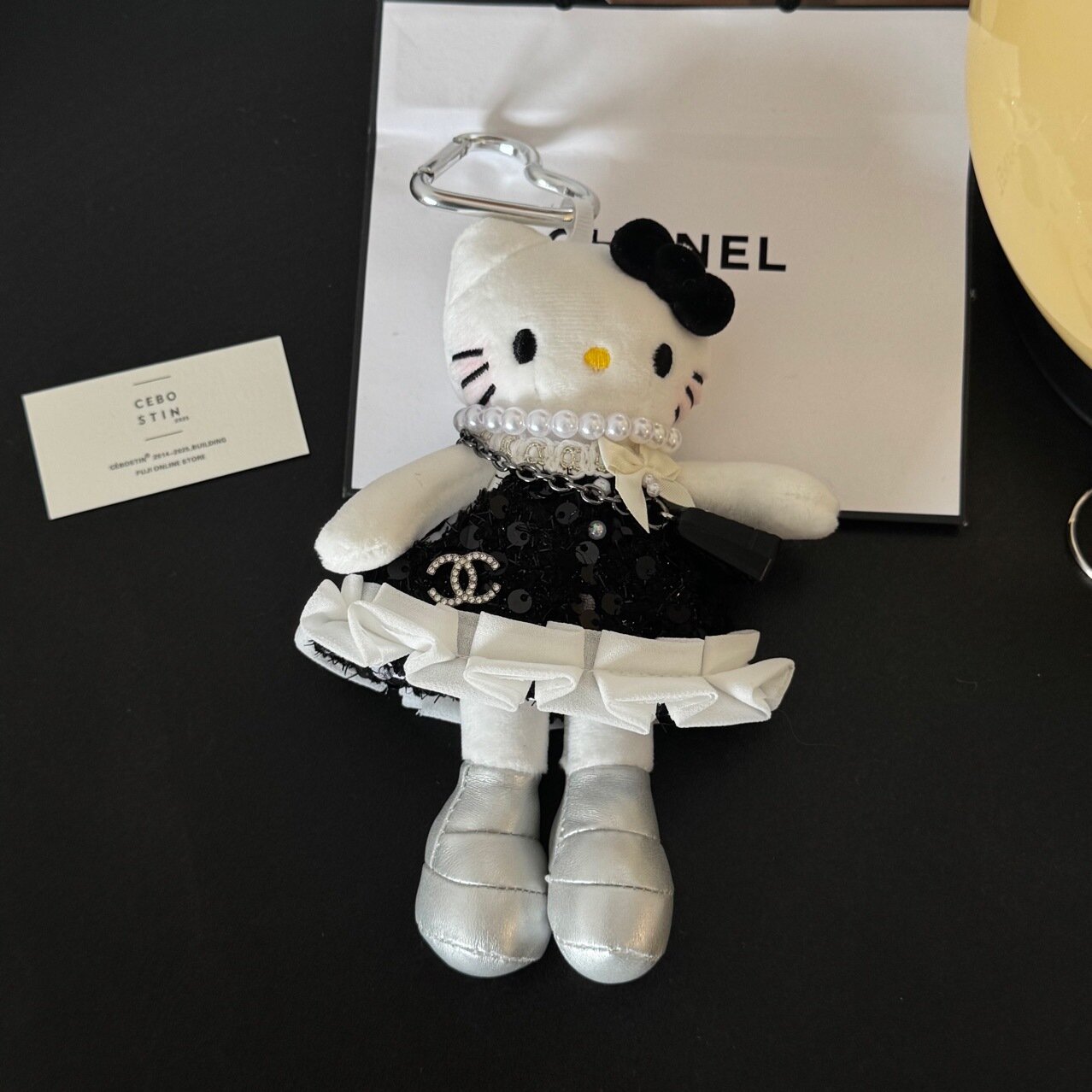 2026 Новейший осенне-зимний брелок для ключей с милым длинноногим котенком, плюшевый кулон, одежда для кукол, стиль Ins, плюшевый брелок