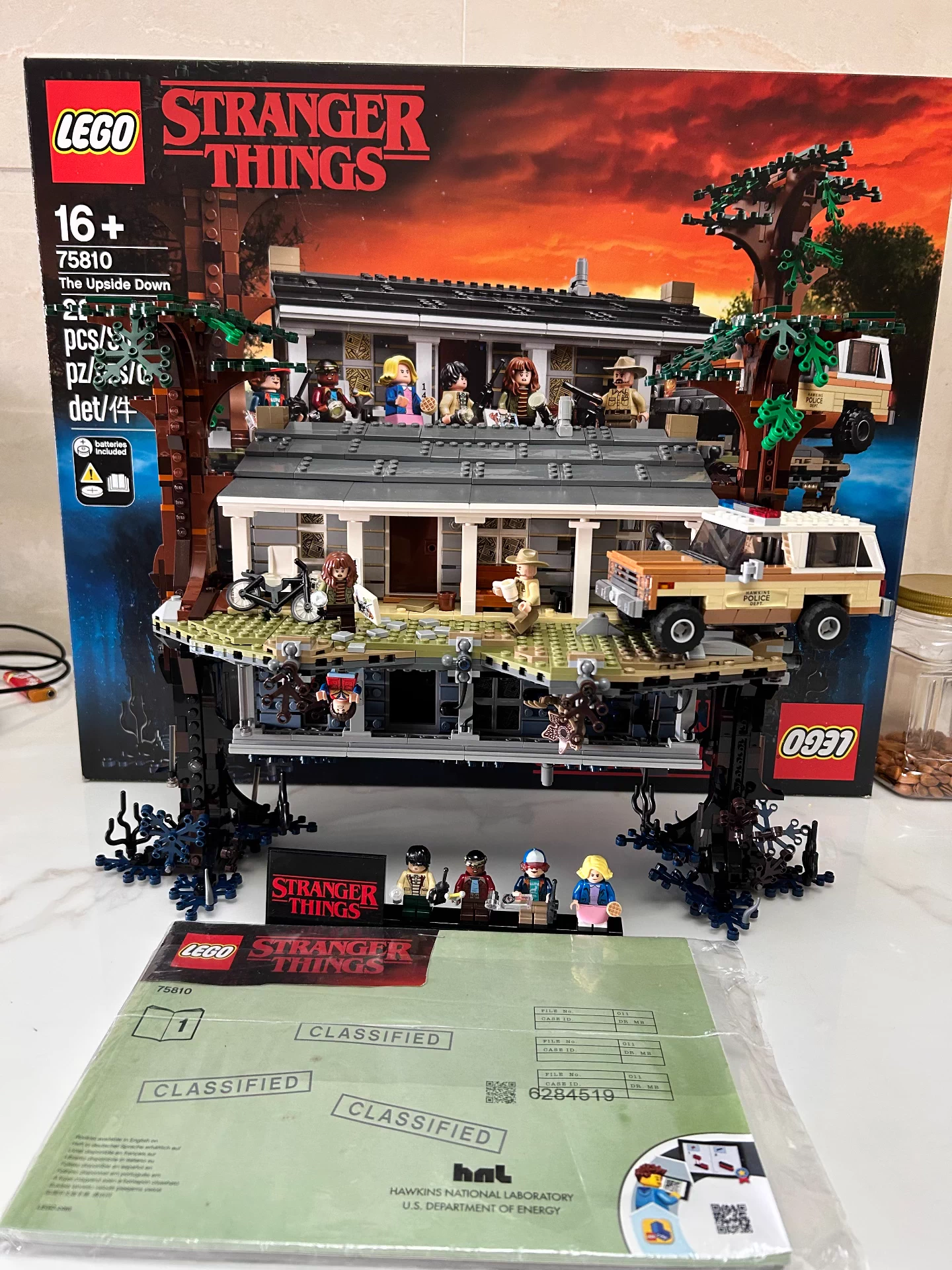 Оригинальный LEGO 75810 Stranger Things — Мир перевернутости (2287 деталей, 8 фигурок)
