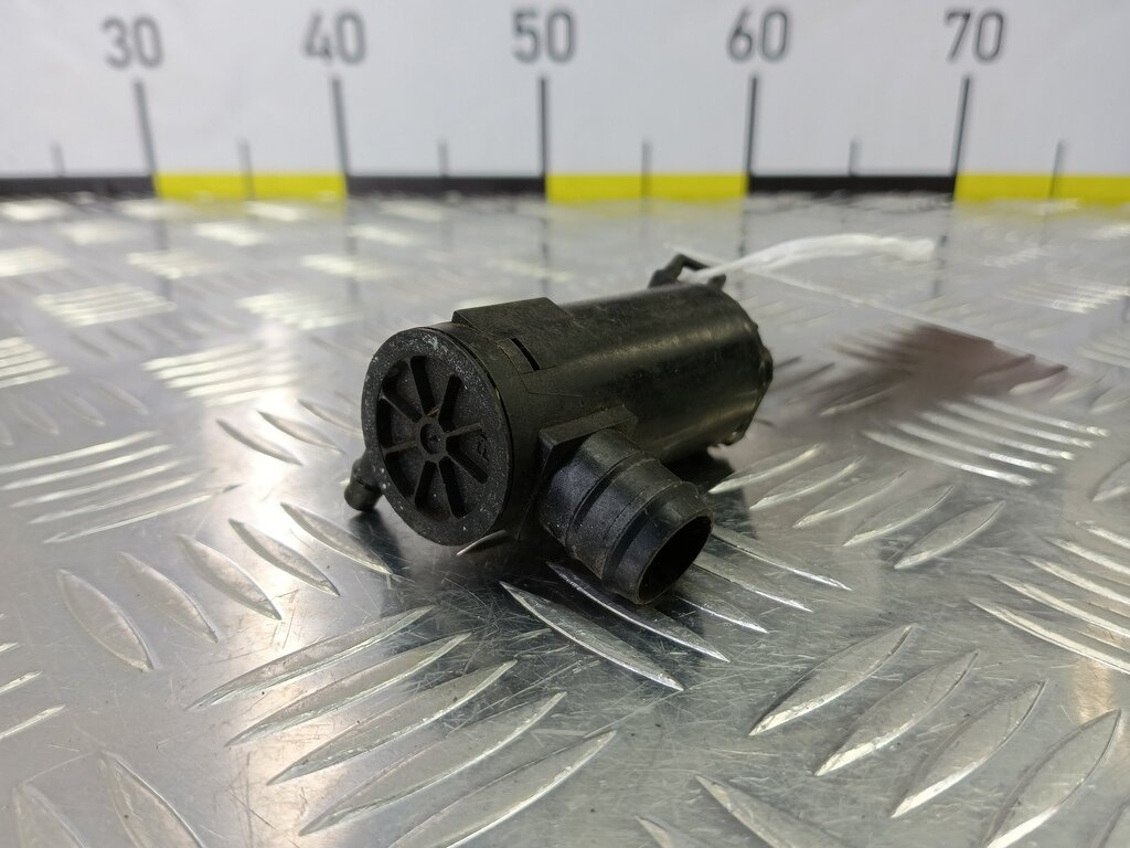 Насос омывателя (Моторчик) Б/У для MITSUBISHI OUTLANDER I (2002—2009) MR155254