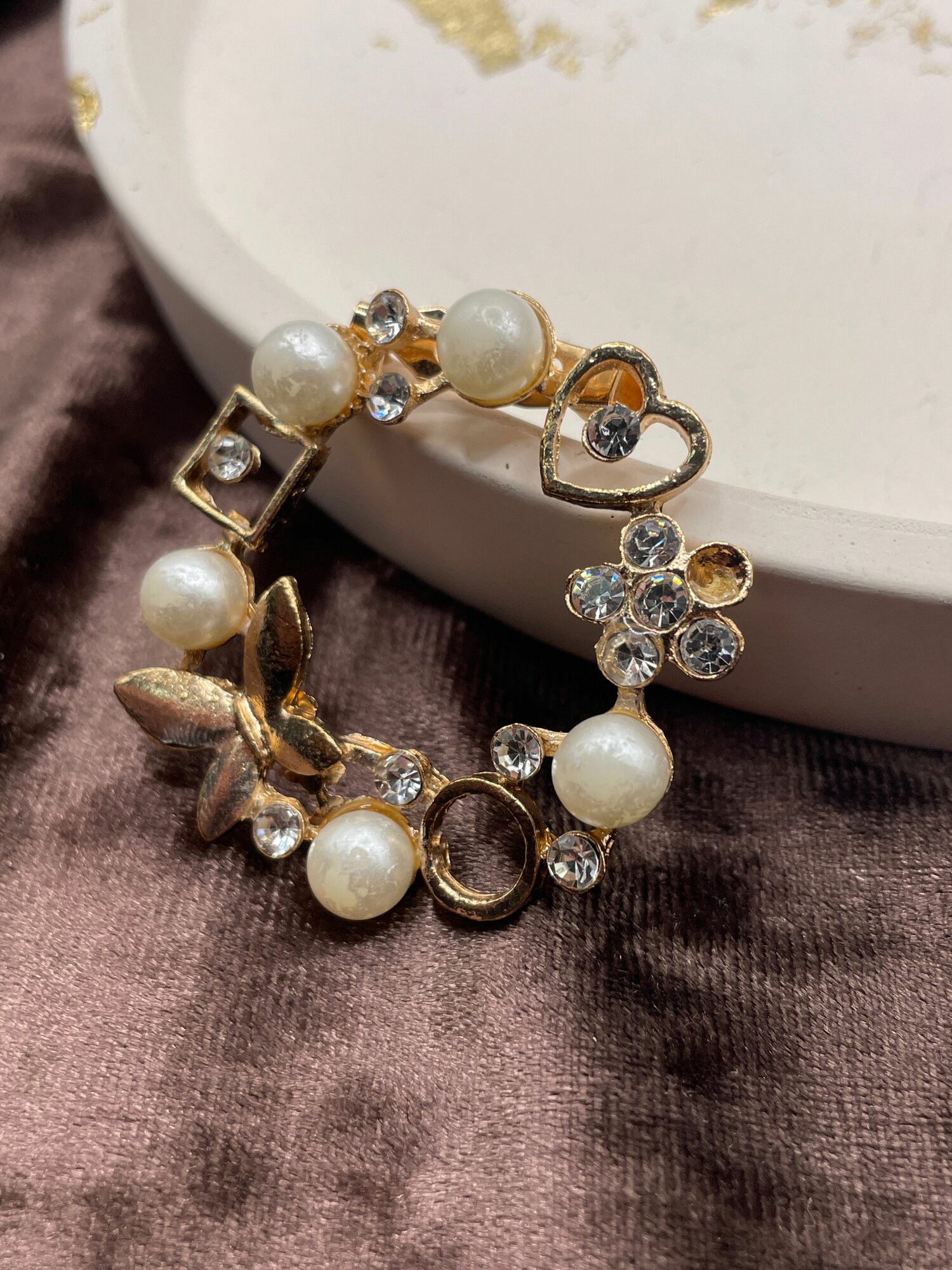 Винтажная брошь, Венок