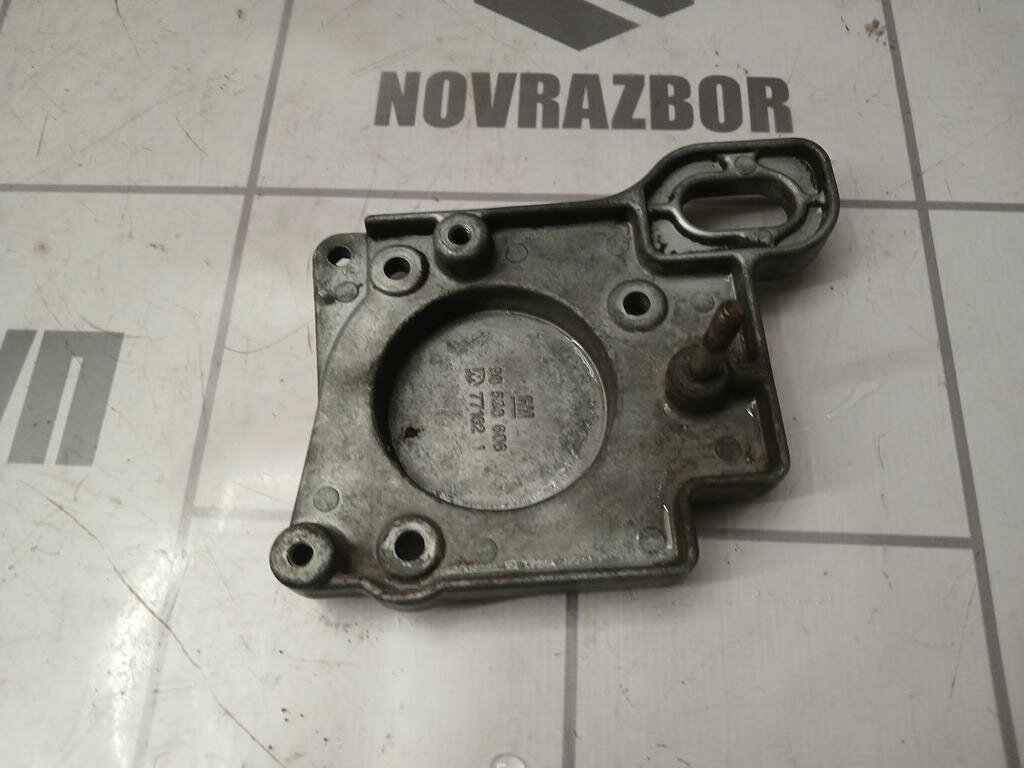 Кронштейн (сопут. товар) Daewoo Nexia 95-16
