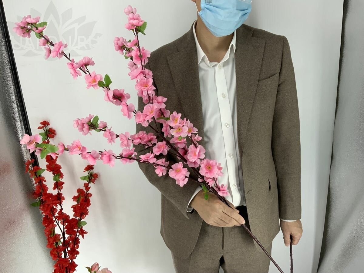 Искусственные цветы для декора фотозон веранд арок свадьбы и интерьера Сакура весенняя розовая 120 см