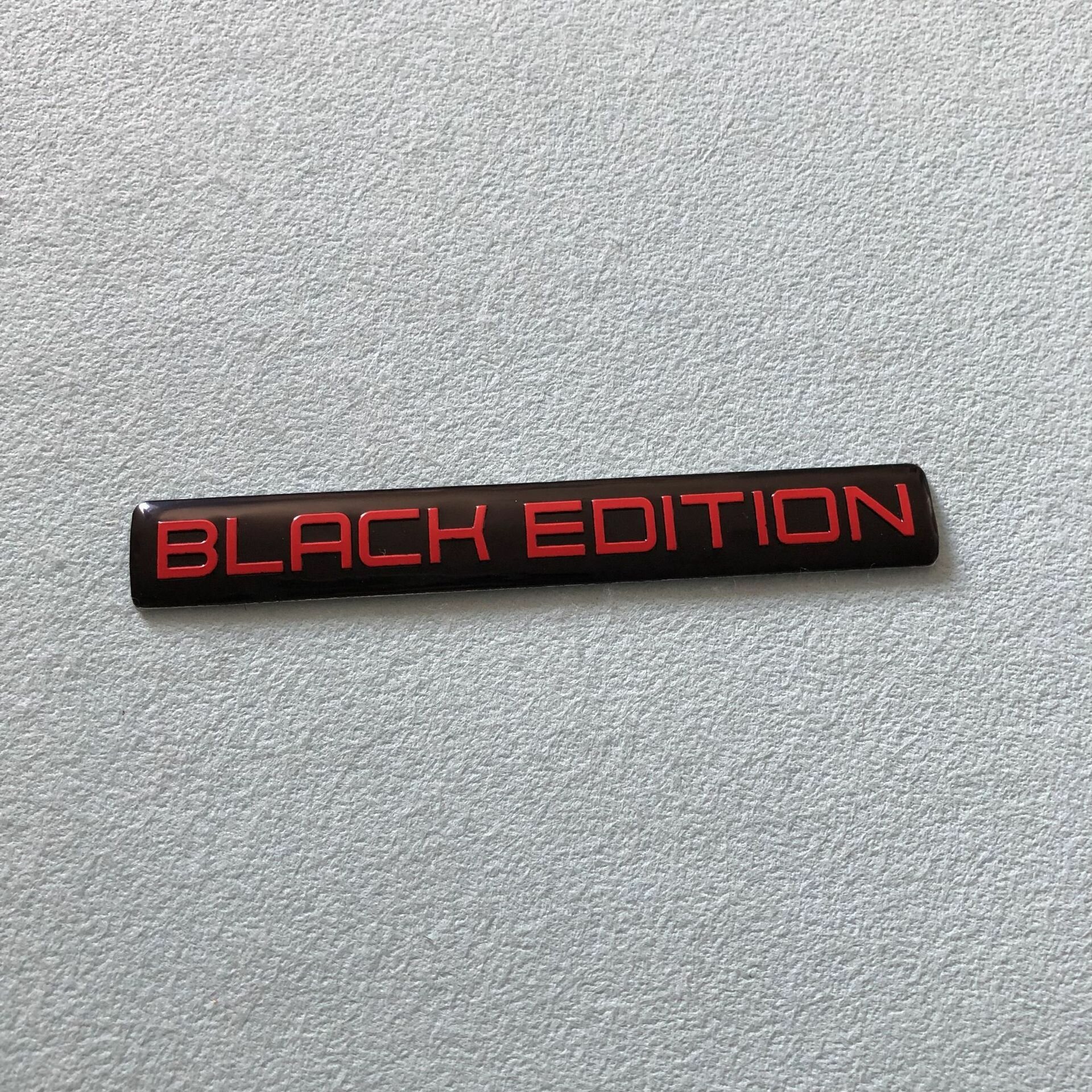 Наклейка шильдик на авто Black Edition