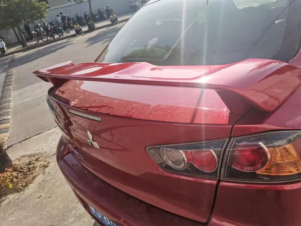 Спойлер для автомобиля Mitsubishi Lancer 10 2.0 с краской, красный, пластик, задний — фото 1
