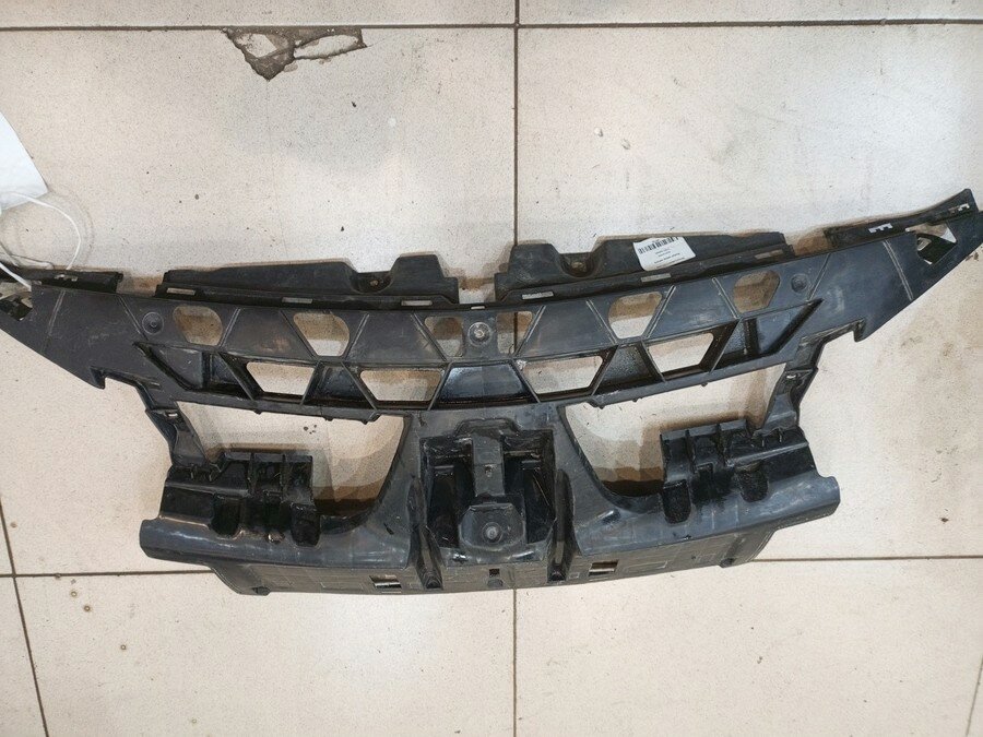 Кожух замка капота от Renault Laguna 2 2001-2008