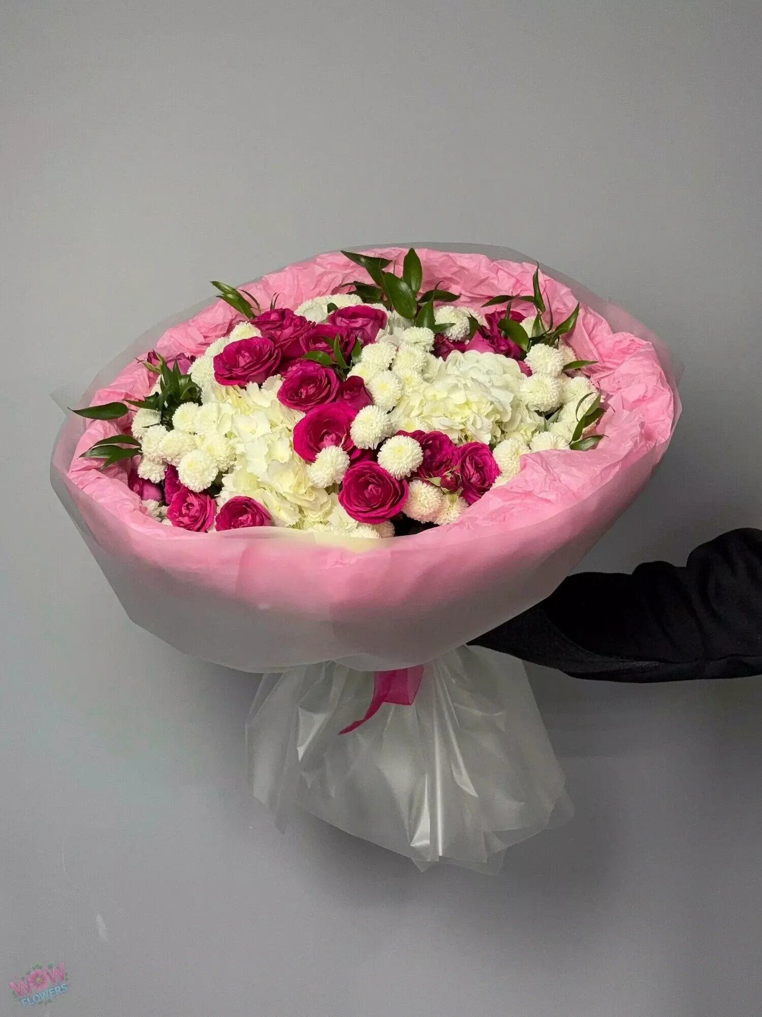 Вау эффект - Кустовая роза 10 шт; Хризантема кустовая 5 шт; Гортензия 3 шт; Рускус 3 шт купить изысканный подарок