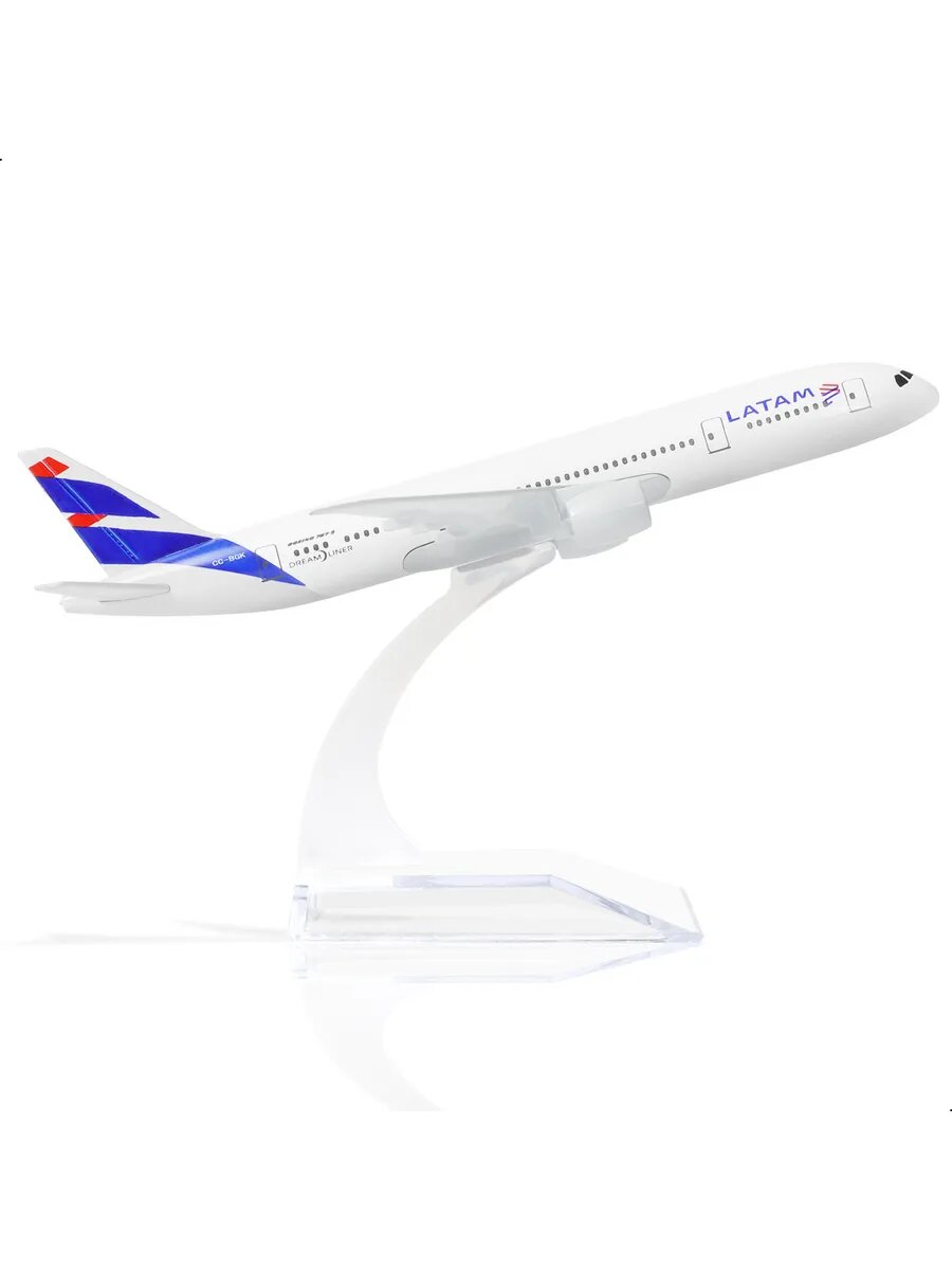 Модель Boeing 747 Cathay Pacific 1:400 с подставкой