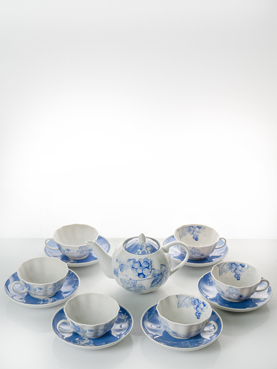 Сервиз чайный фарфоровый 13 предметов Дулево ф. Тюльпан "Виноград"