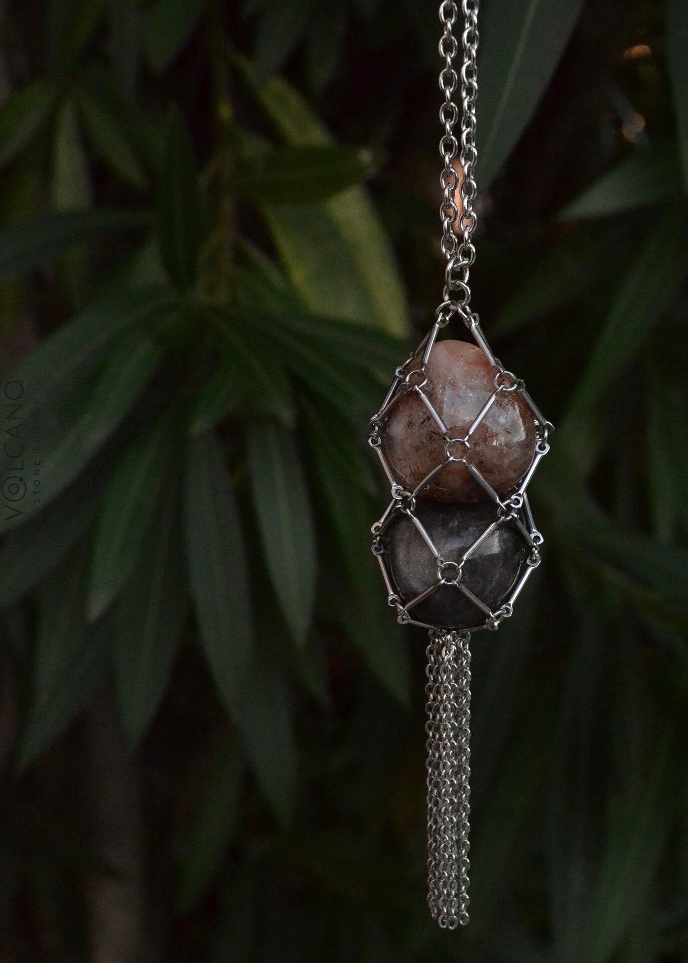 Колье VOLCANO, обсидиан, гeлиoлит