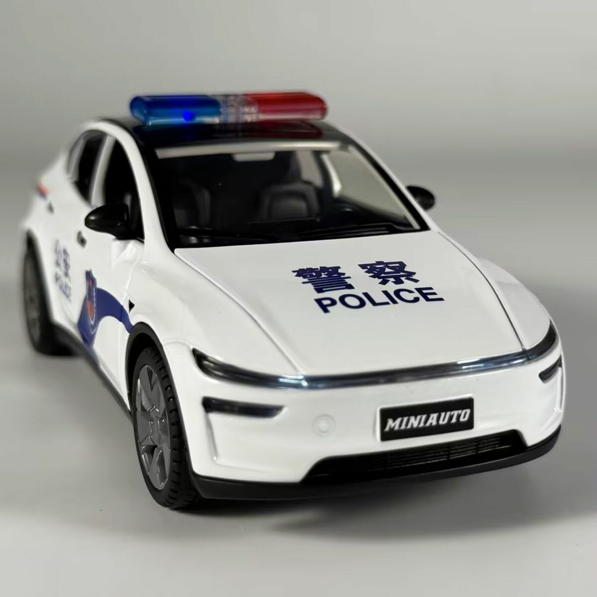 Металлические литые модели автомобилей 1:32 Police Tesla Model Y, Коллекционные предметы, Детские игрушки для автомобилей, Со звуком и светом