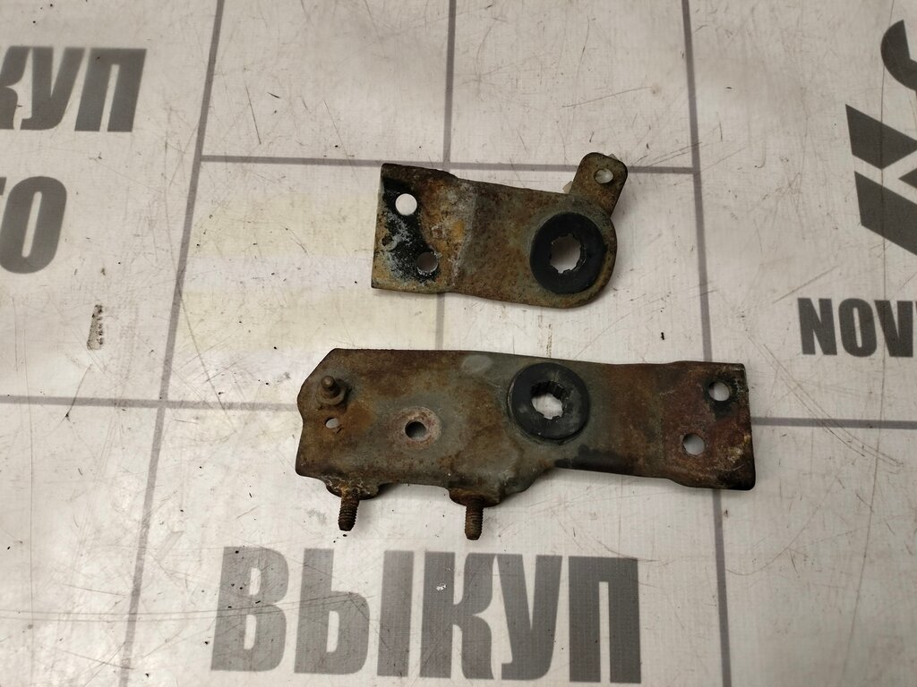 Кронштейн радиатора Mazda 323 BJ Protege Familia 1998-2002