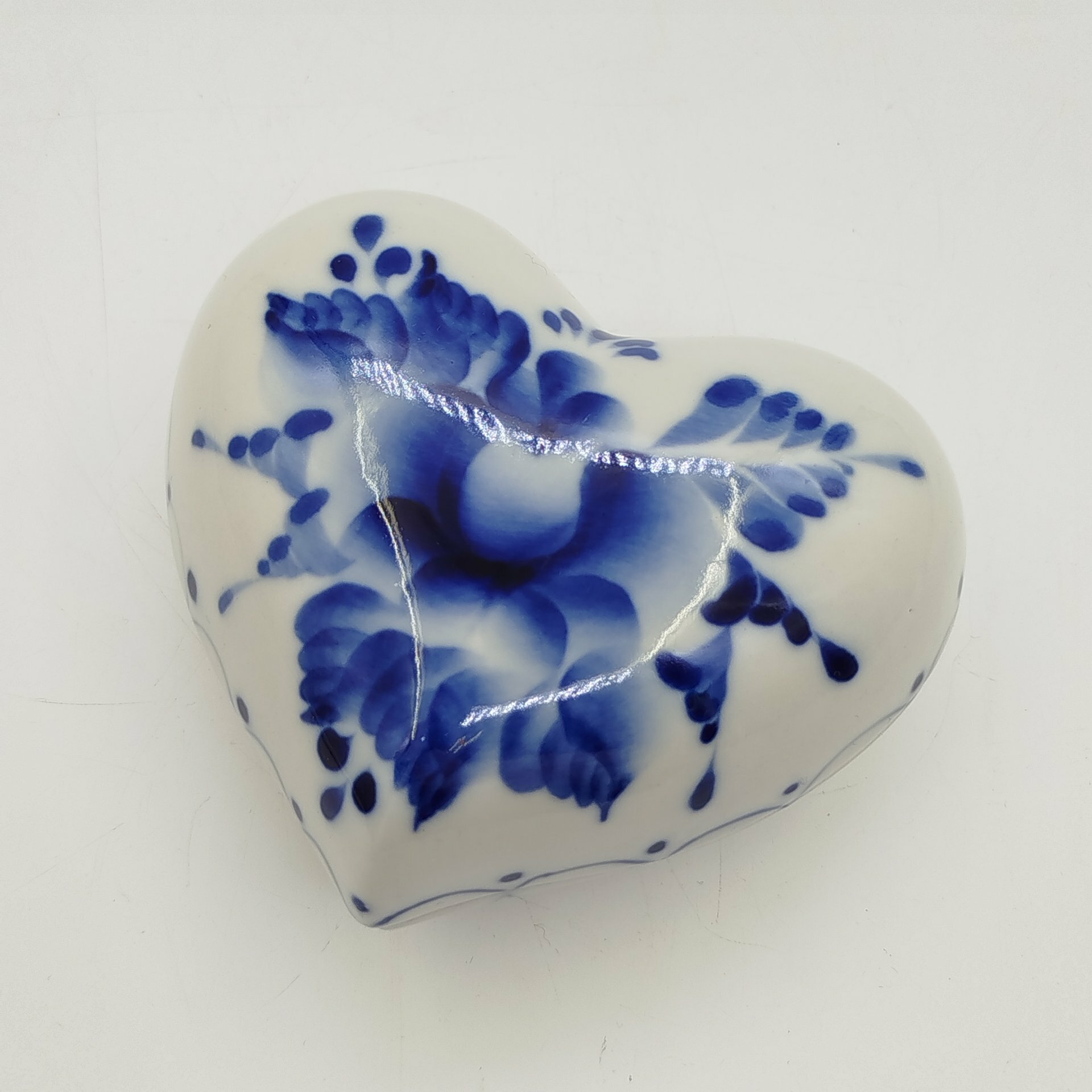 Шкатулка для мелочей (украшений) в форме сердца с цветочным декором в оригинальной коробке