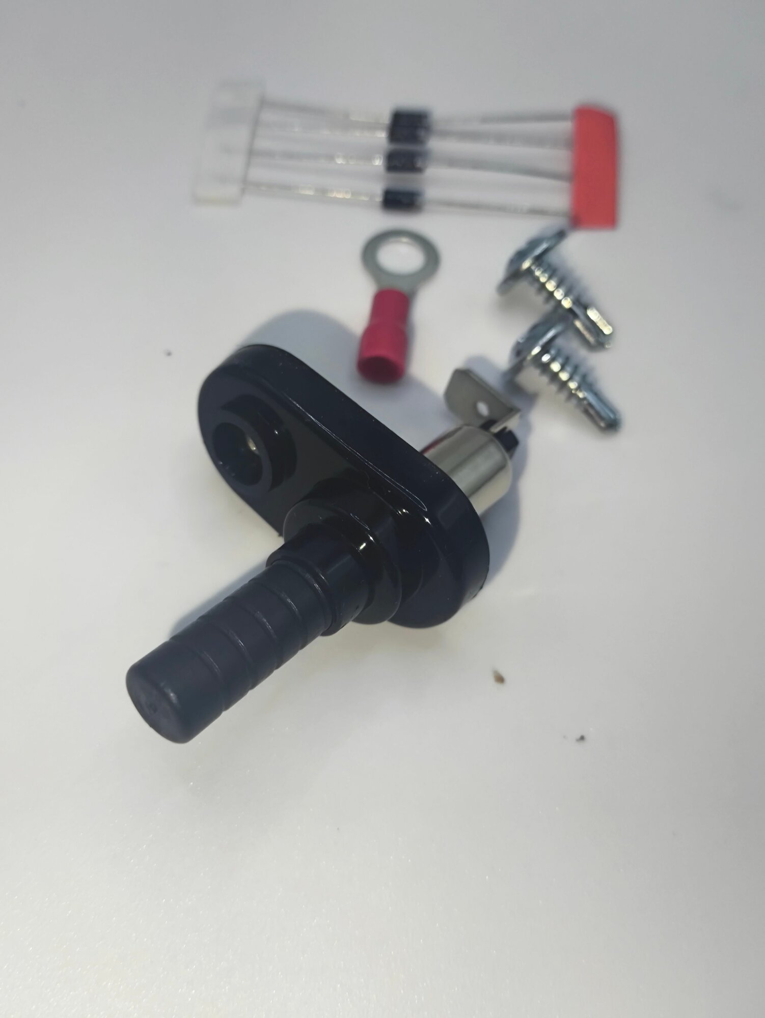 Концевик капота для автосигнализации