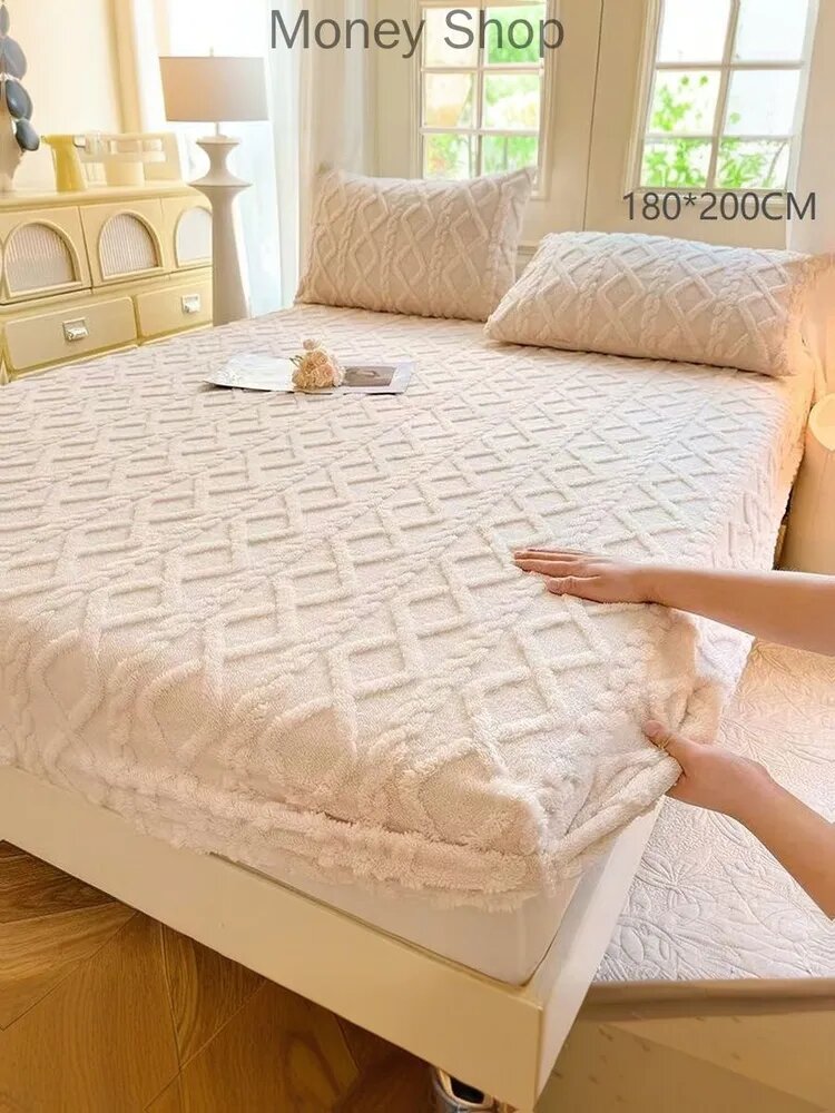 Простыня на резинке Фланель 180x200 см кремового цвета с вышивкой