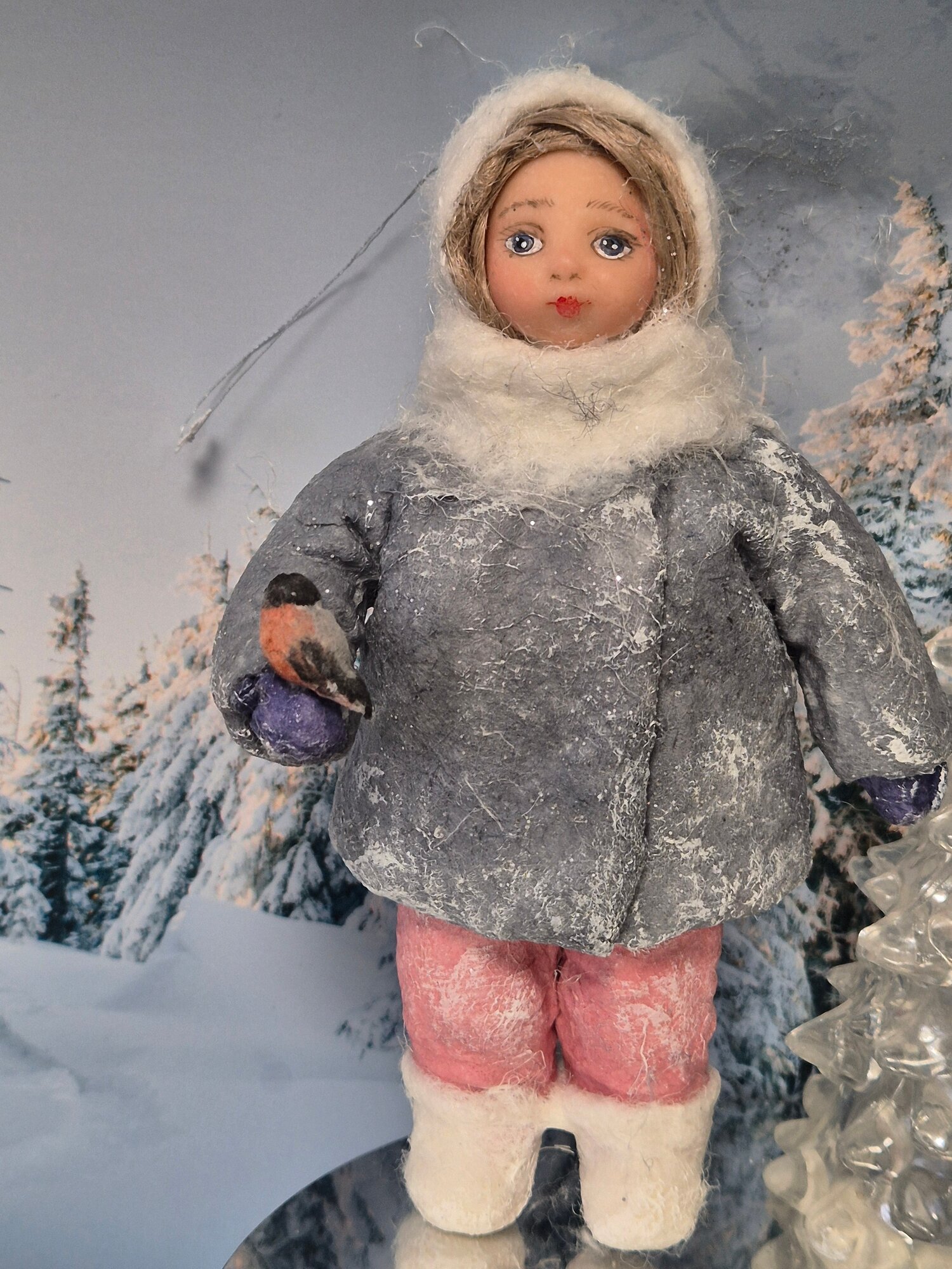 Ёлочная игрушка Affavatta, "Девочка с птичкой", 12см, ручная роспись