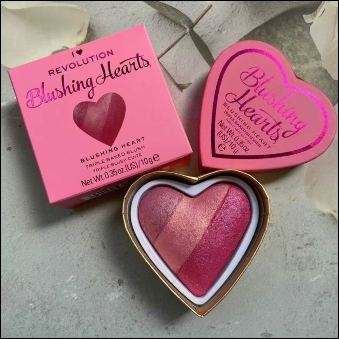 Make up revolution BLUSHING HEART Румяна Love highlight 10 г