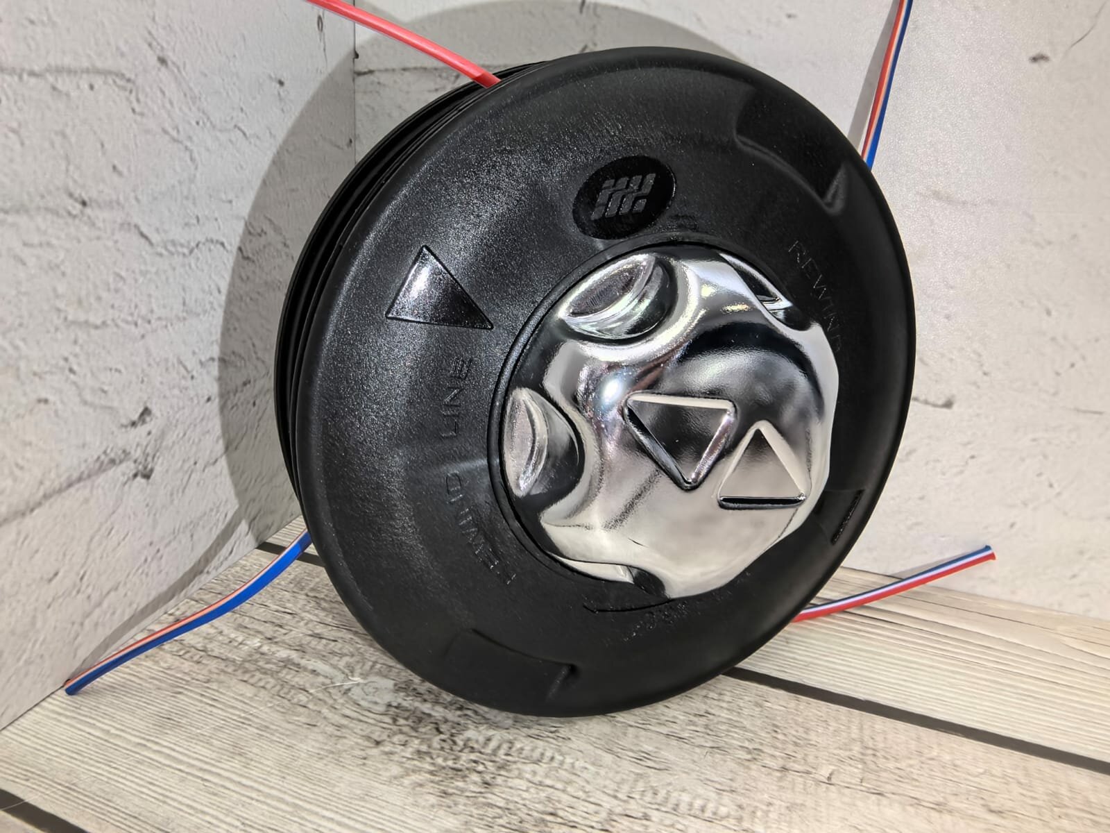 Катушка с леской для триммера Garden PRO M10-1,25 полуавтоматическая левая резьба 4 выхода лески