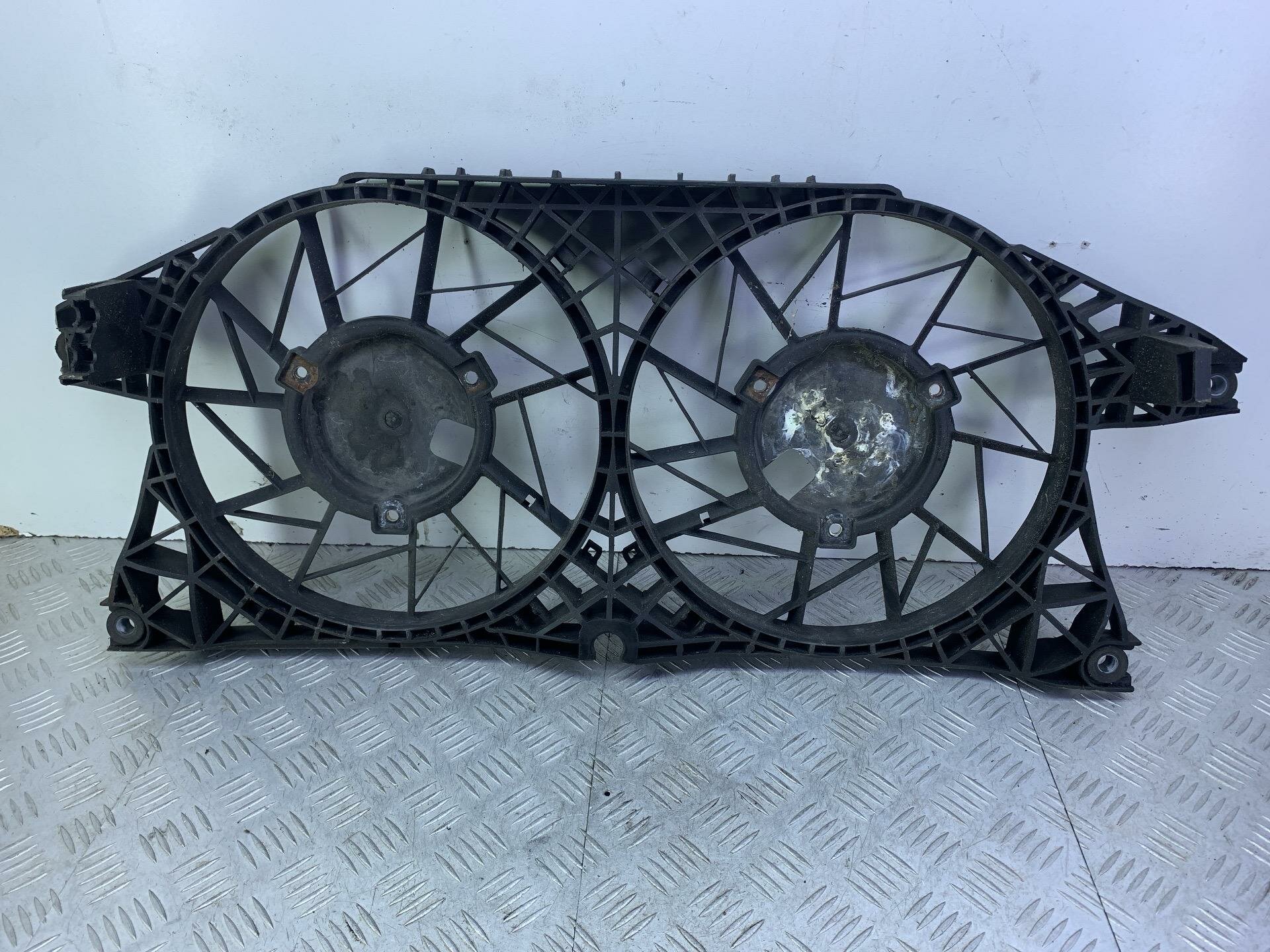 Диффузор вентилятора Mercedes-Benz Vito W639 2006 A0015005293