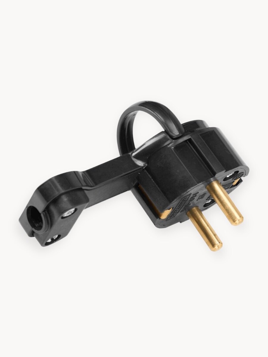 Вилка плоская "за шкаф" 16А с заземлением угловая черная Ecola Simple