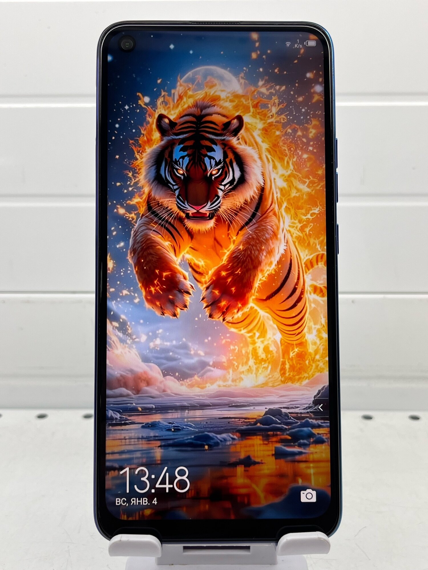 Tecno Camon 12 Air, 3/32 ГБ, Камера 16+2+5 МП, Аккумулятор 4000 мАч, Android 9.0, 2 nano SIM, 4G LTE, синий