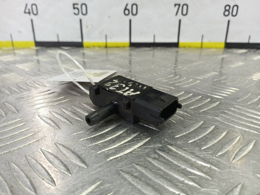 Датчик давления выхлопных газов Б/У для Opel Insignia I (2008—2013) 55566186