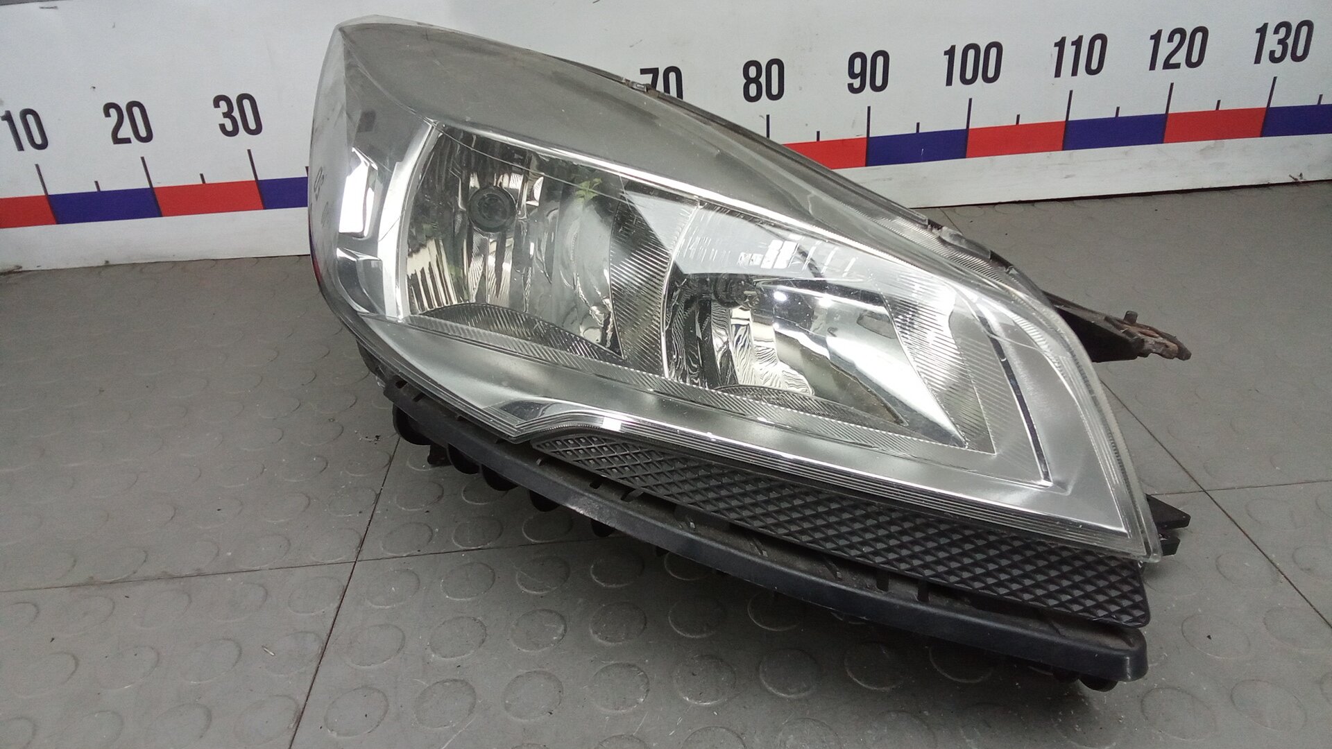 Фара правая FORD KUGA 2, Номер 0077R00HCR, 1808349, CV4413W029BE