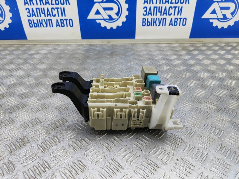 Б/У Блок предохранителей Toyota Corolla 10 E150 / Тойота Королла 150 E150 1.6 1ZRFE 124 Л.С 2008