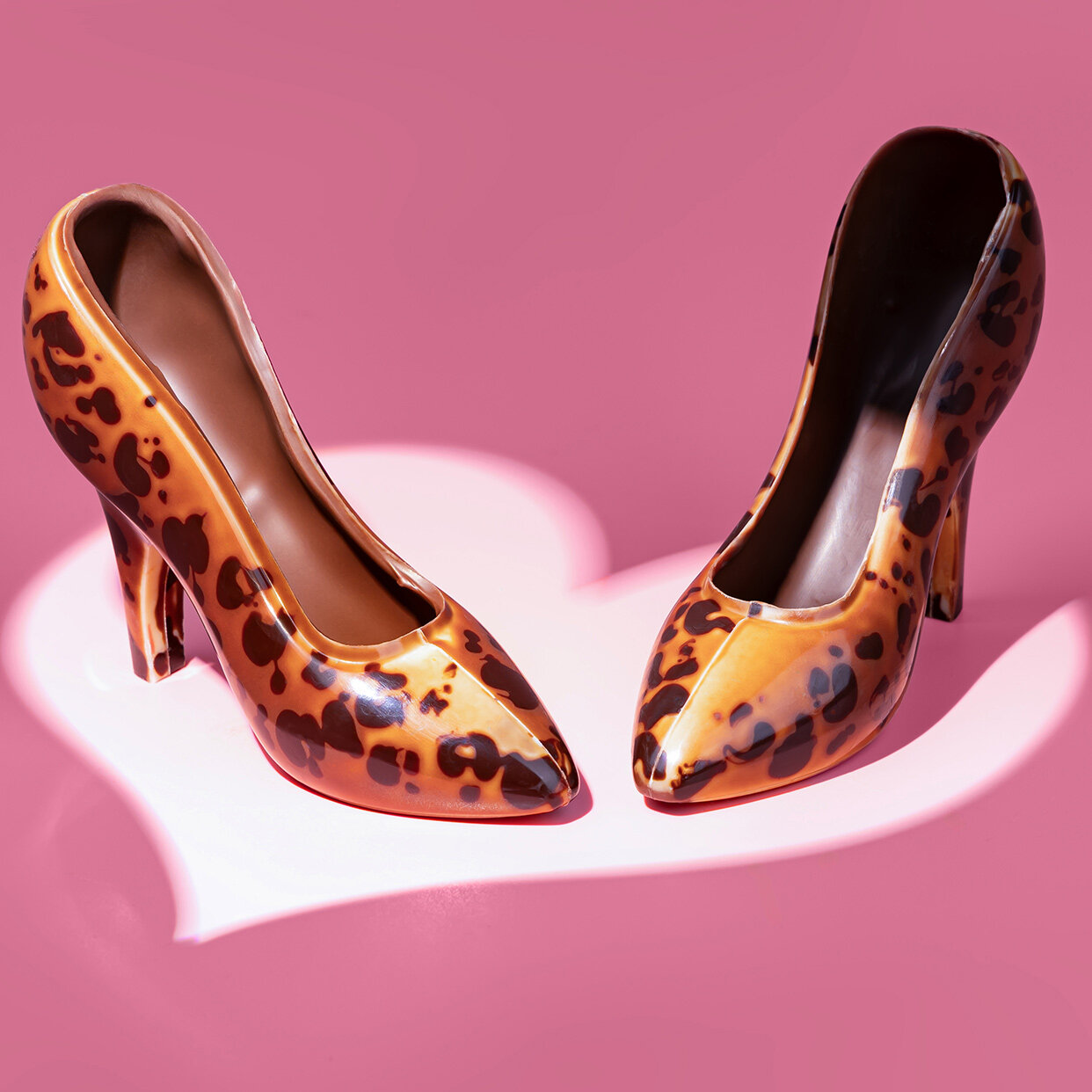 Набор шоколадных фигурок в молочном шоколаде, Леди , FRENCH KISS, 8 марта