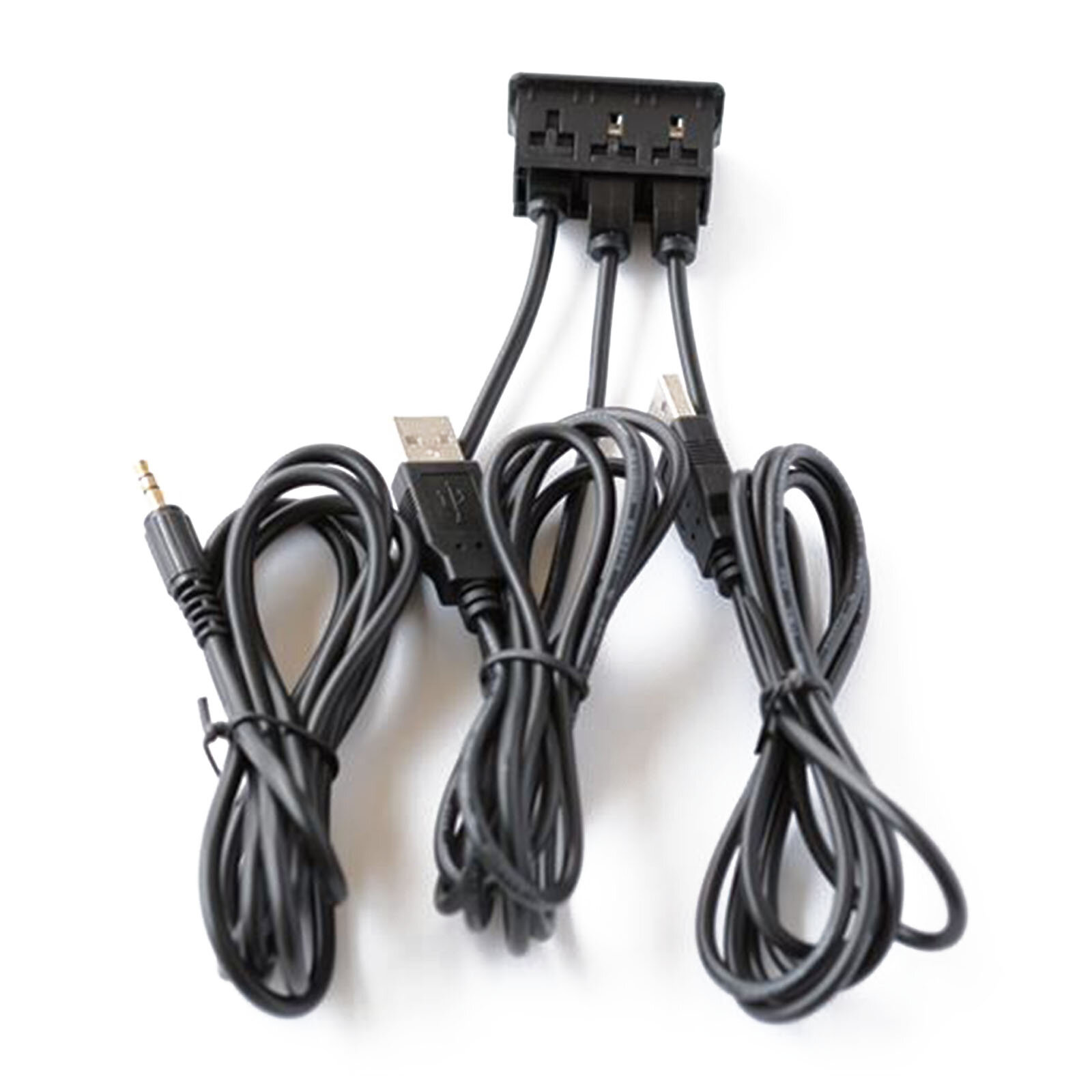 Универсальная USB- и AUX-панель для автомобиля