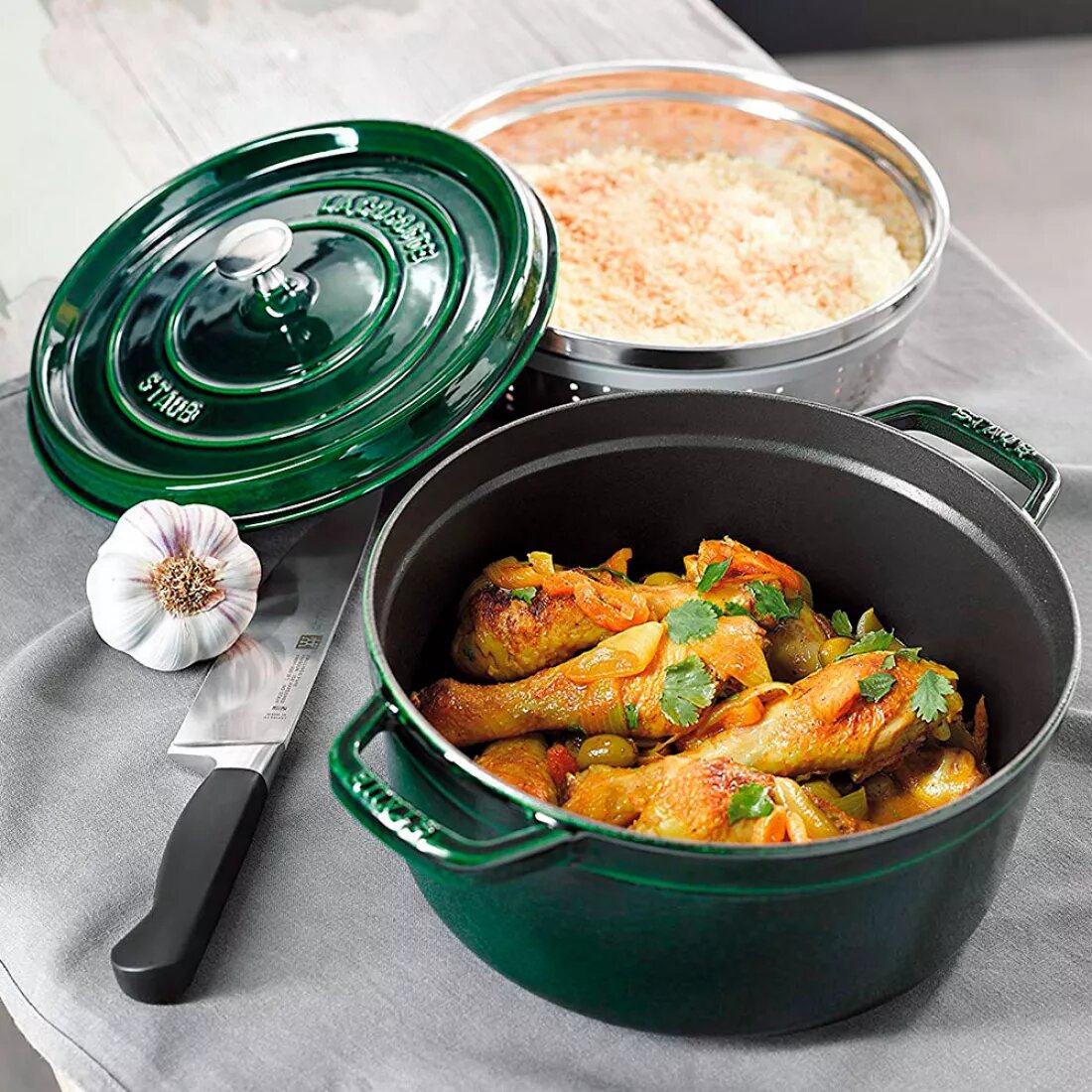 Кокот чугунный Staub круглый, 24 см, 3,8 л, зеленый базилик 1102485