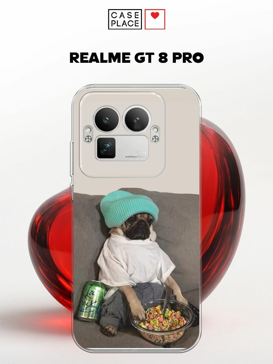 Чехол на Realme GT 8 Pro / Реалми GT 8 Про с принтом Мопс на диване