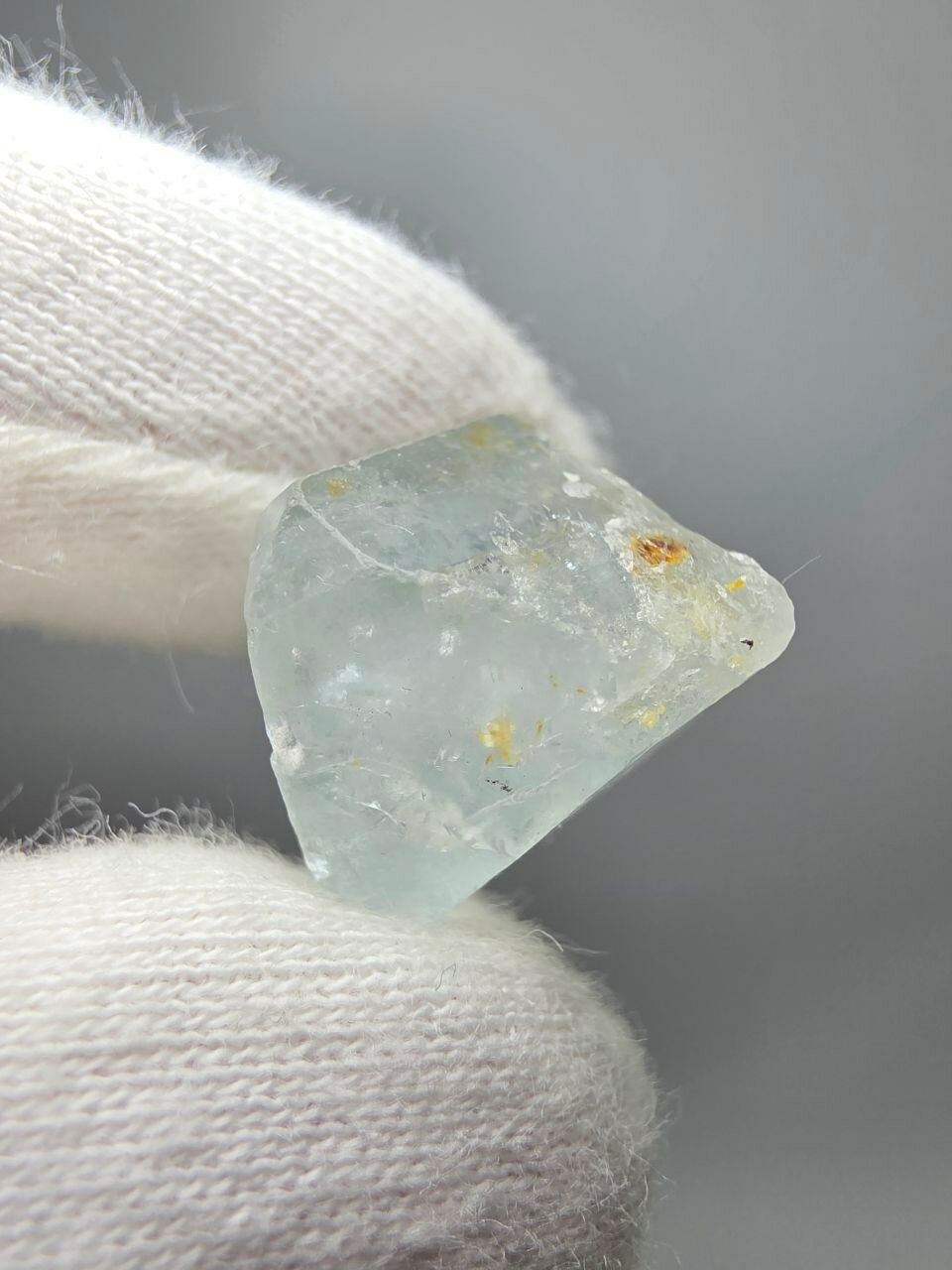 Топаз натуральный (необработанный) 15 мм, 5.42 г.