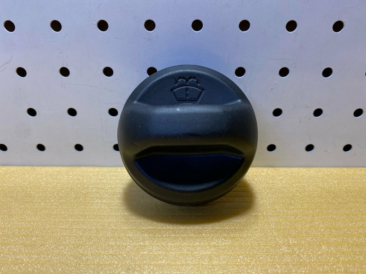 Крышка бачка омывателя стекла SCANIA P R G 6 серия (скания)