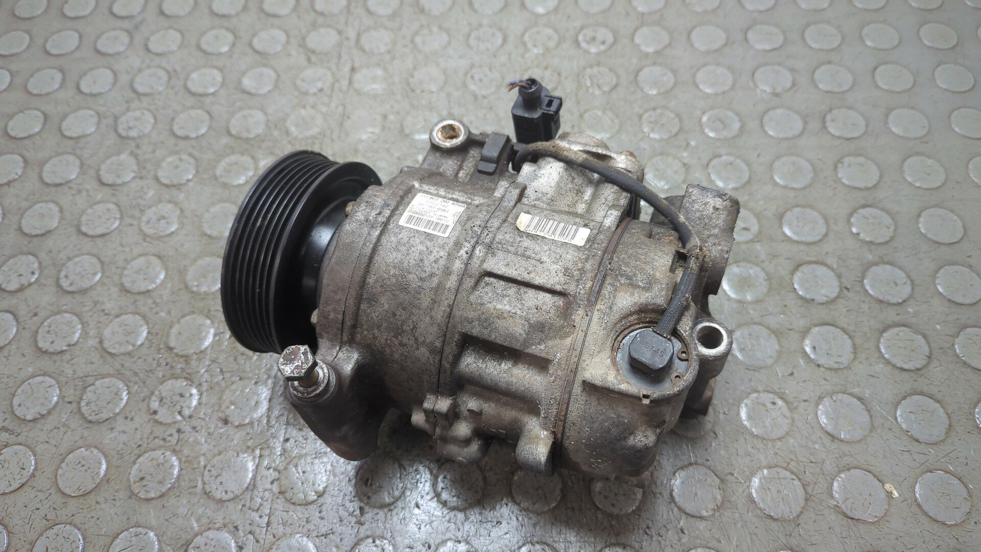 Компрессор кондиционера Audi A4 (B6) Б/У