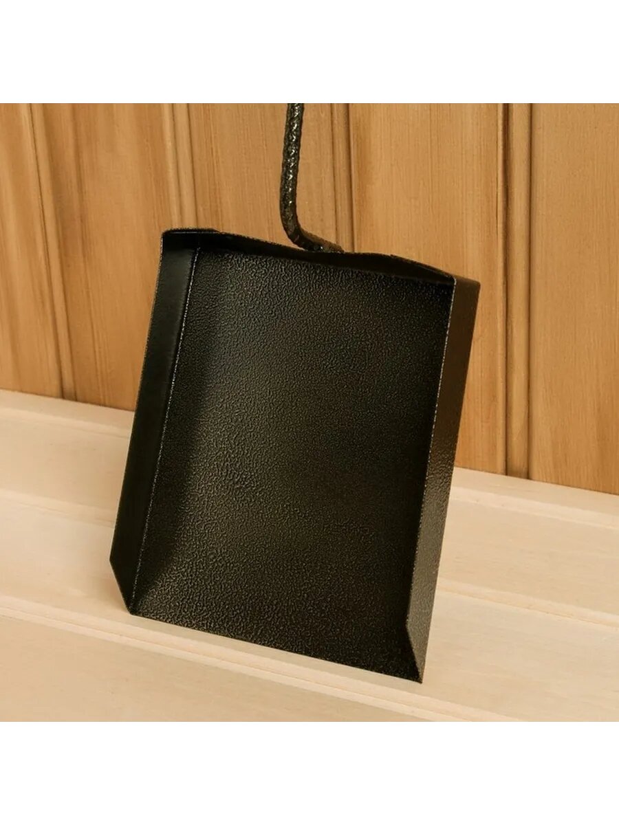 Удобный металлический совок для золы 120х150 мм