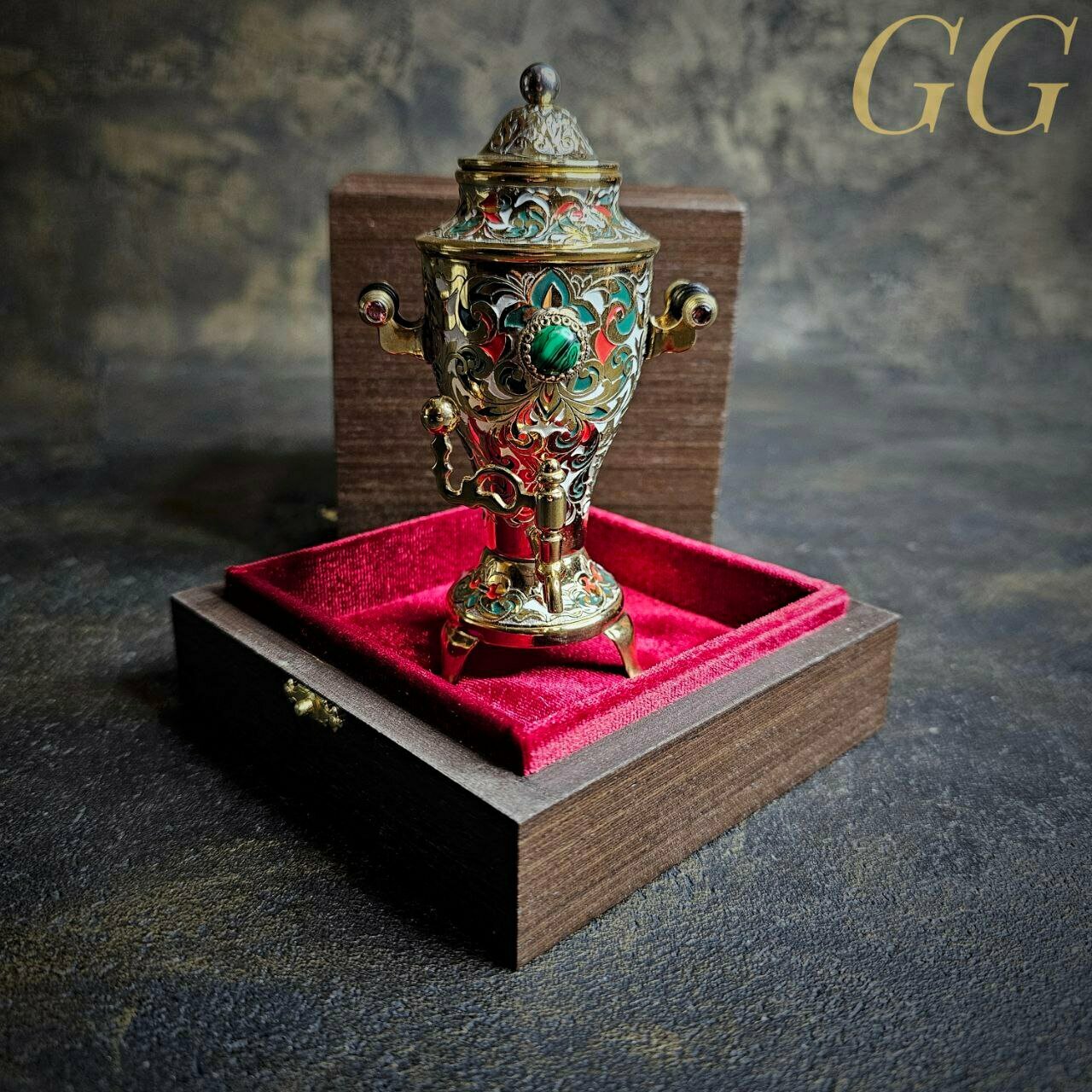 Самовар сувенирный, ручная роспись, латунь, эмали. г. Златоуст