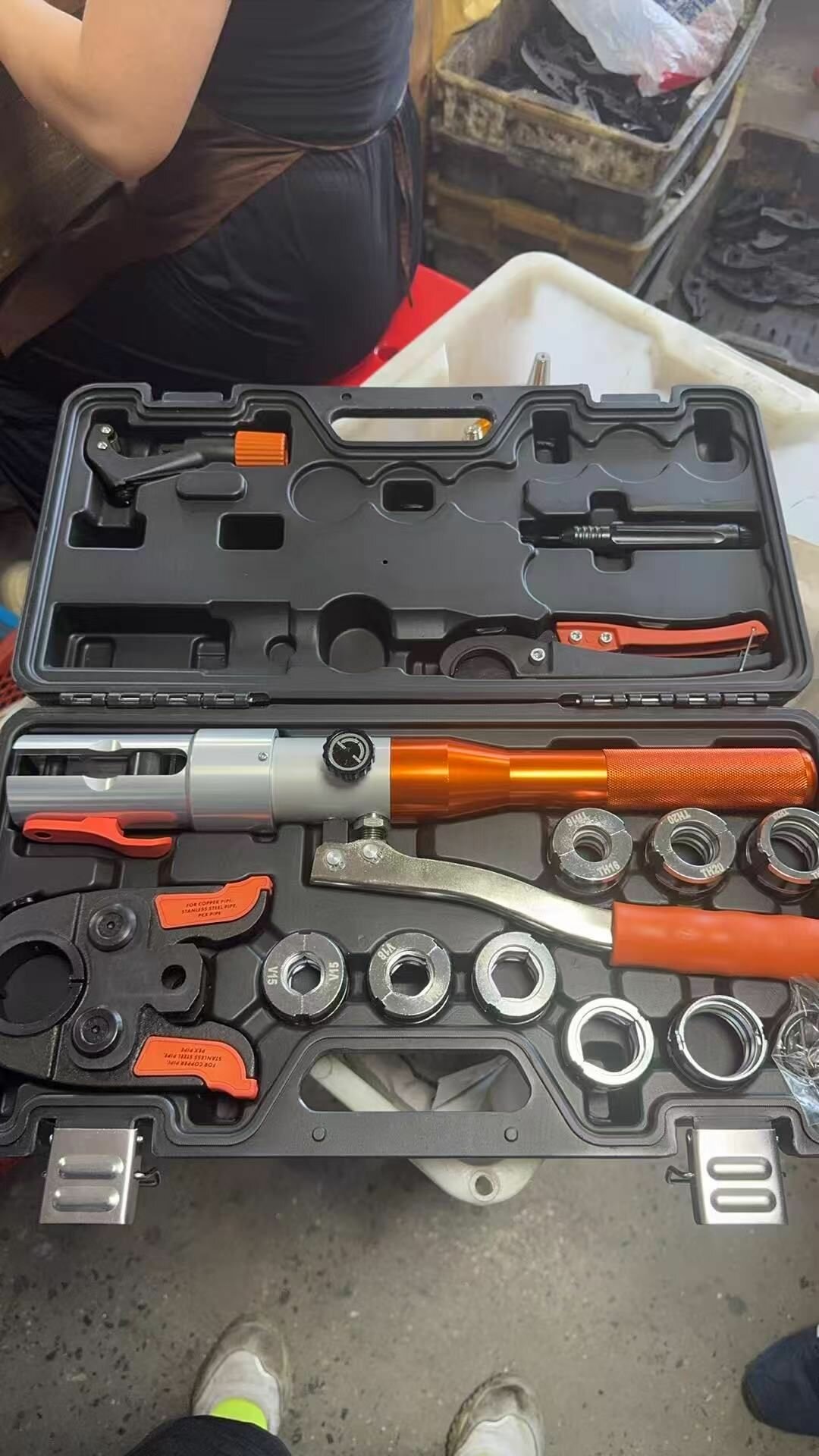 Пресс инструмент для нержавеющих и металлопластиковых труб с матрицами TH+V сантехника