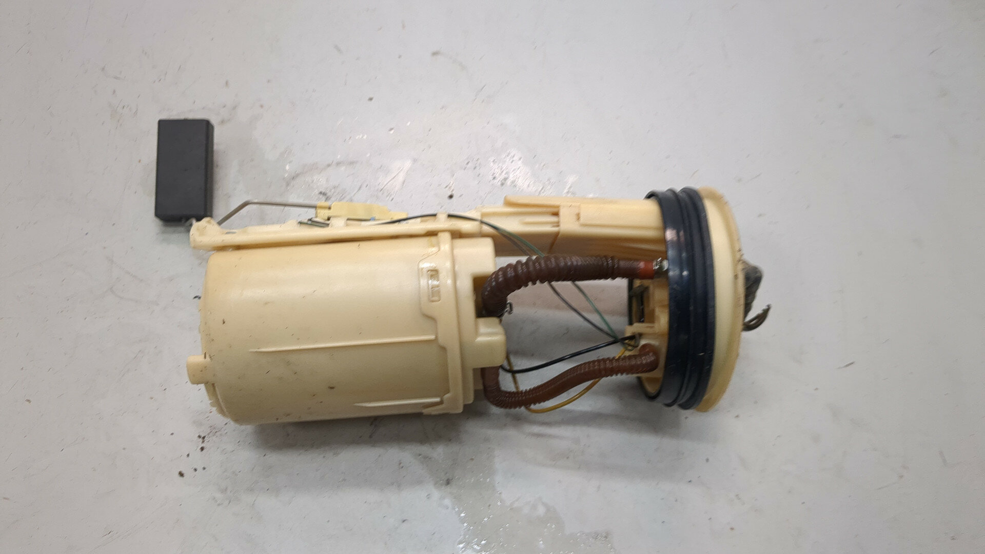 Насос топливный электрический Volkswagen Passat 5 Б/У