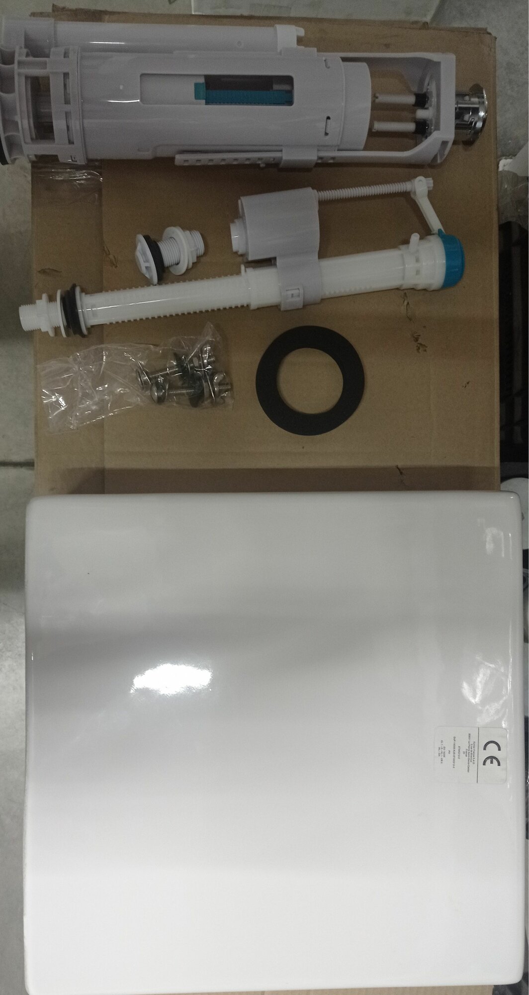 Бачок унитаза Jacob Delafon Soprano ETAK212-0 нижняя подводка ( с арматурой, без крышки!)