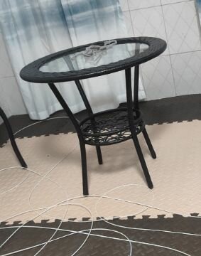 Небольшой круглый стол 60x60x60 см с закалённым стеклом и столешницей из искусственного ротанга для сада и балкона