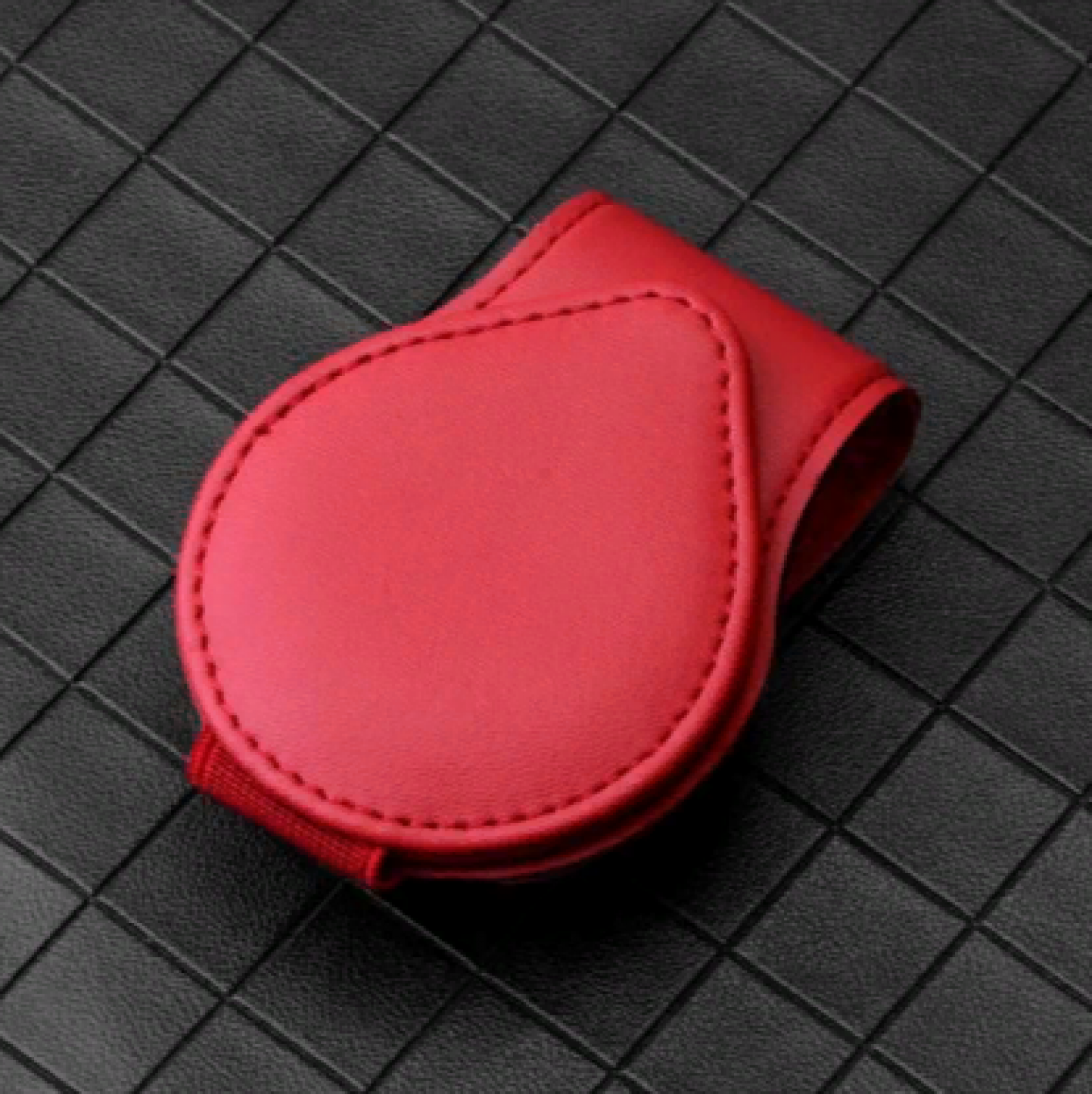Держатель для очков MyPads M-236886 из натуральной кожи с магнитом красный