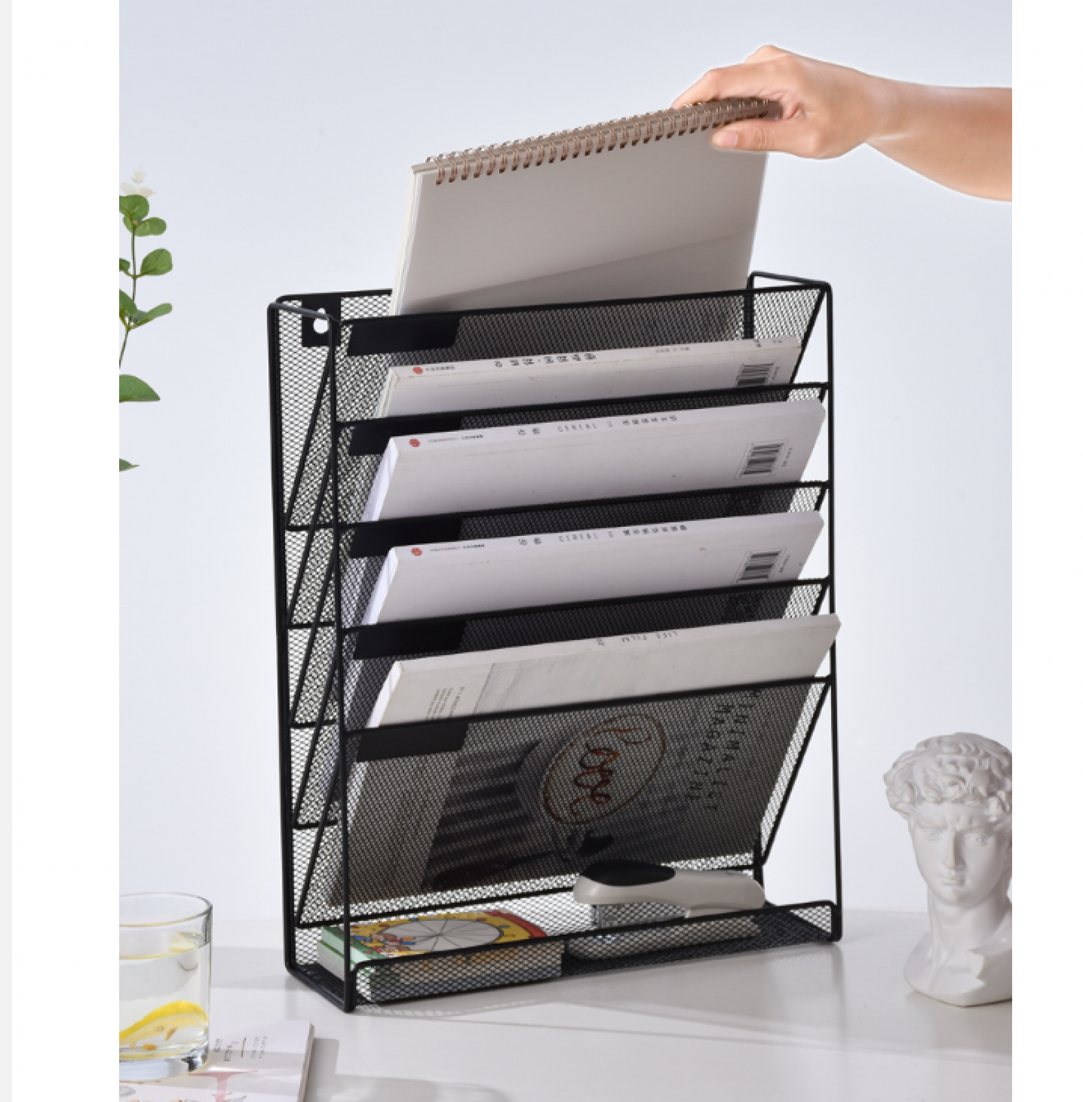 Настенный органайзер-держатель MyPads для журналов, газет и документов А4, 5 наклонных отделений, черный