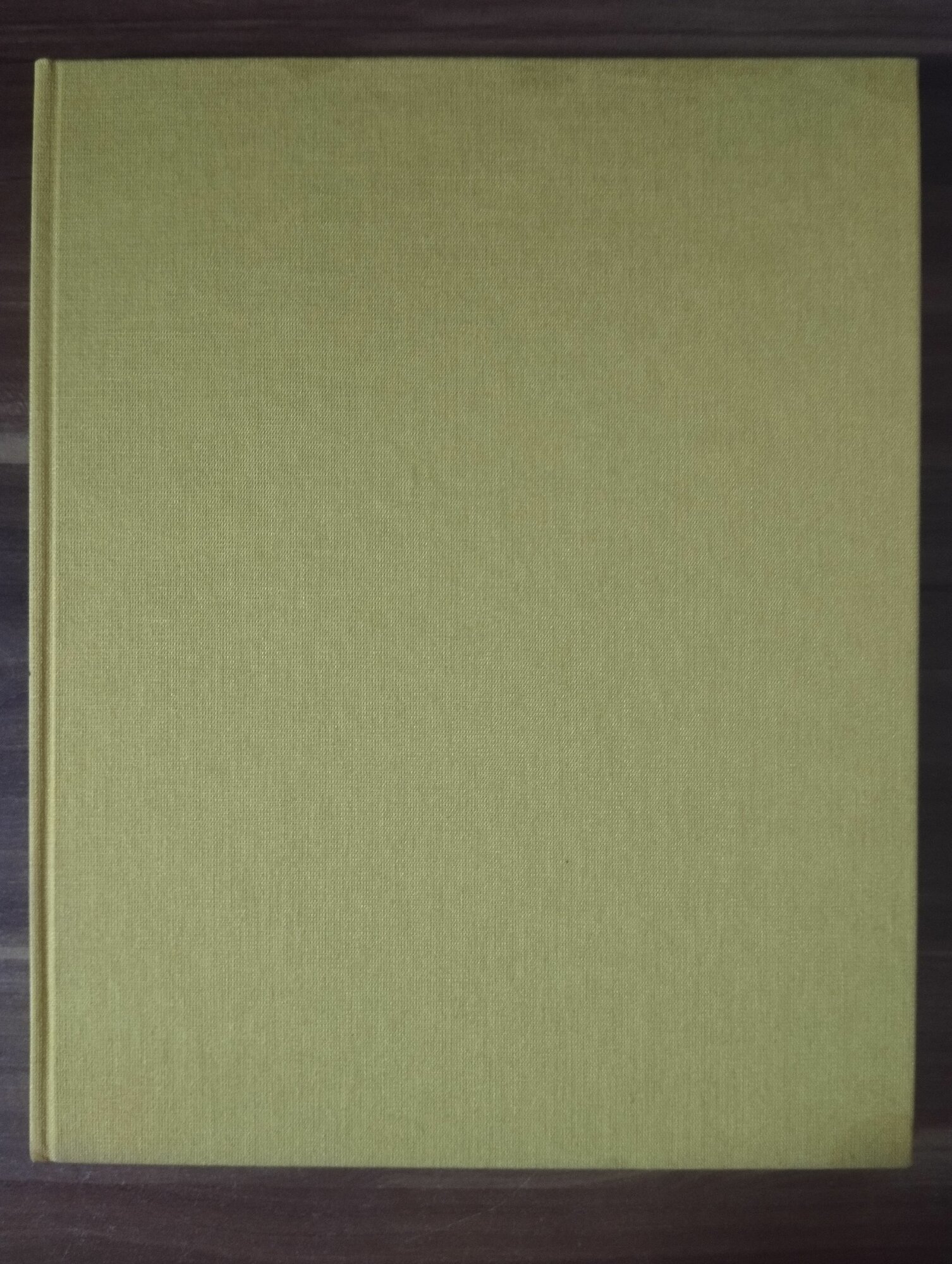 Fotojahrbuch international 1983/84 (Международная фотокнига 1983/84) 1984 г. ISBN 2049439464944