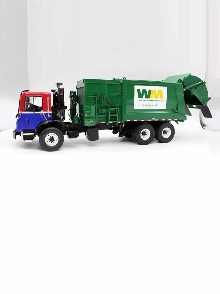 Коллекционная модель легкосплавного автомобиля/1:34/Mack TerraPro Refuse Truck with Heil Side Loader and Bins