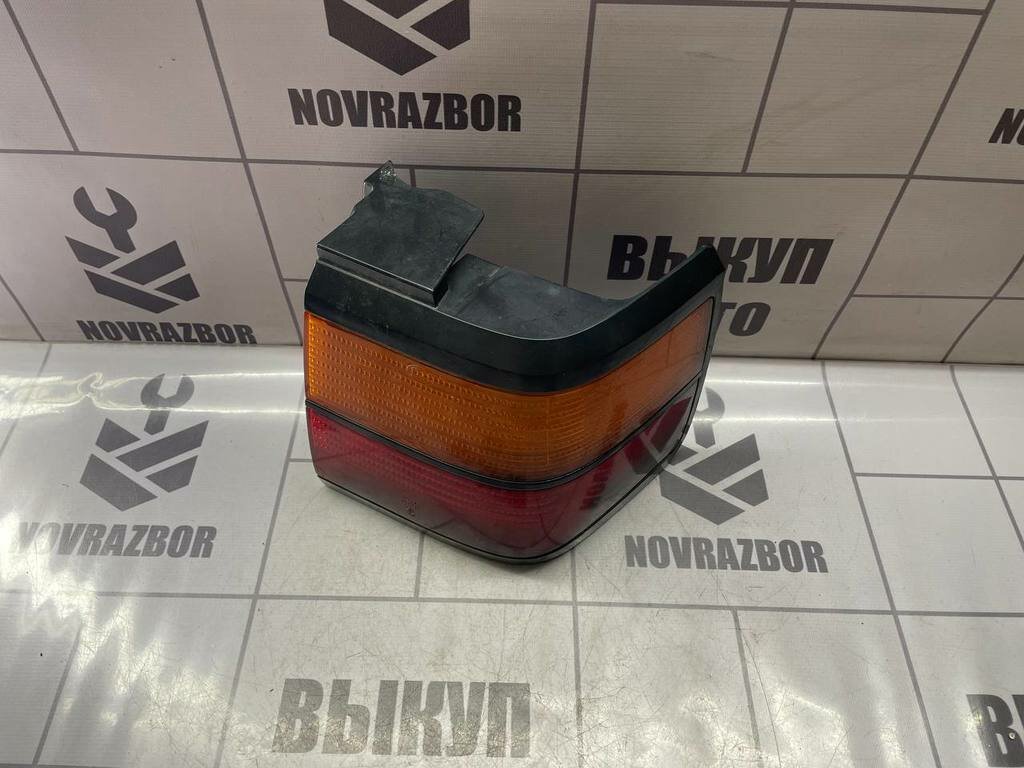 Фонарь задний наружный правый VW Passat B3 1988-1993
