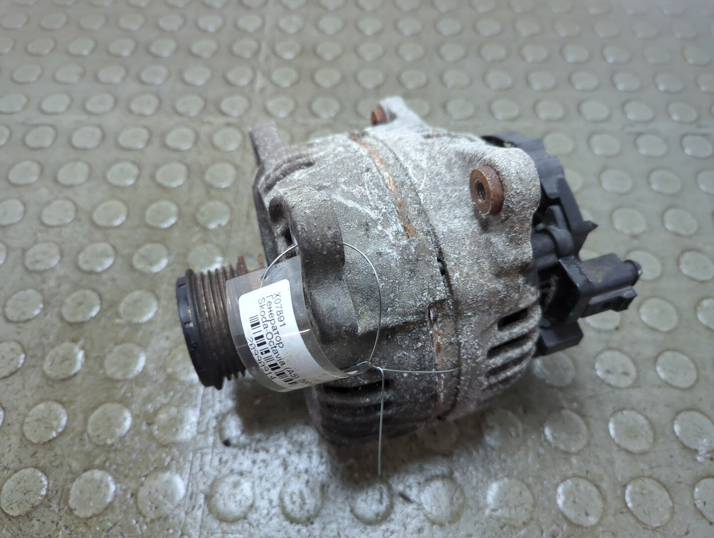 Генератор Skoda Octavia (A5) Б/У