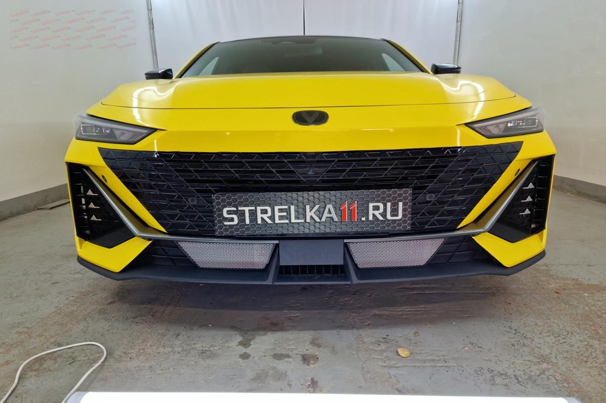 Защитная сетка радиатора с окантовкой и защелками для CHANGAN UNI-V 2021- (I), 2шт, низ, хром
