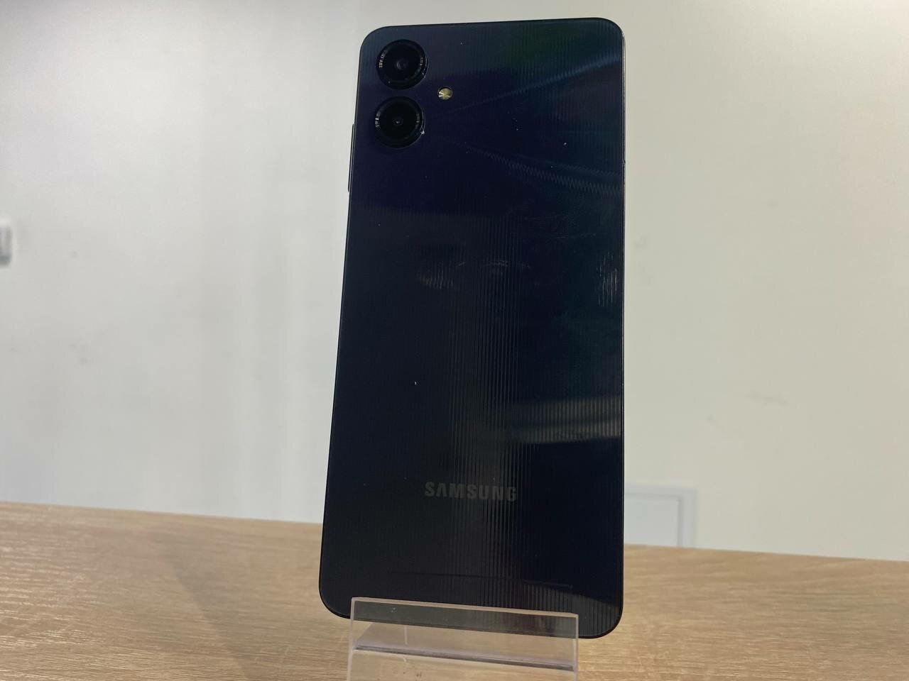 Смартфон Samsung Galaxy A06 4/64 Черный