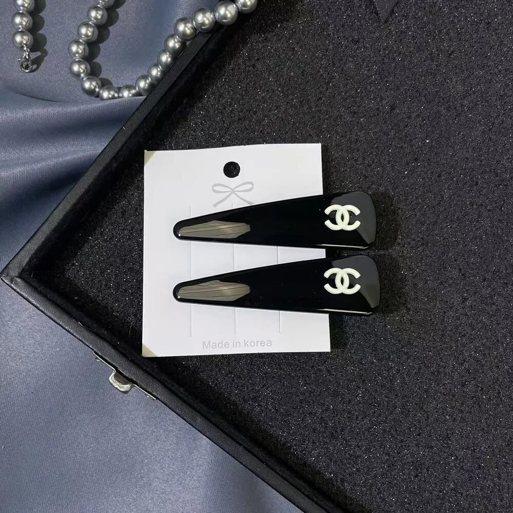 Chanel Заколка для волос 1 шт.